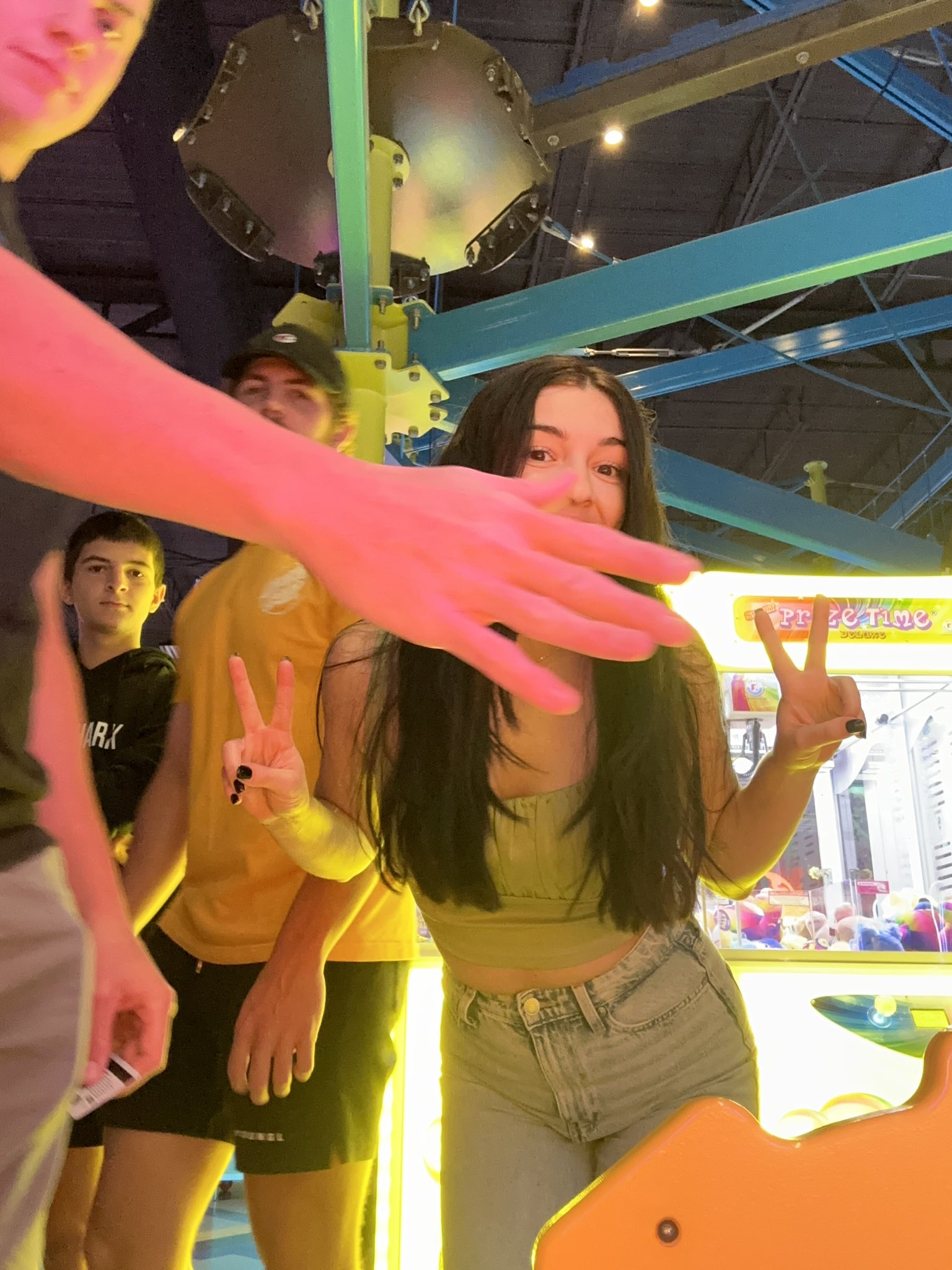 kam :)) on Twitter: "My attempt at a cute pic while out with 4 of my mods LOLOLOL https://t.co ...