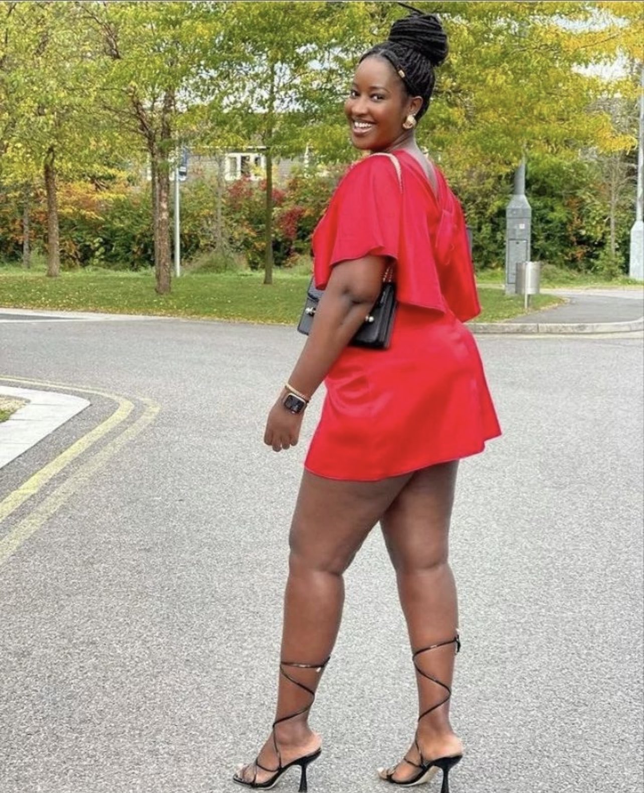 Fyne Modena on Twitter: "Beautiful in Red https://t.co/kRKC46POio" / Twitter