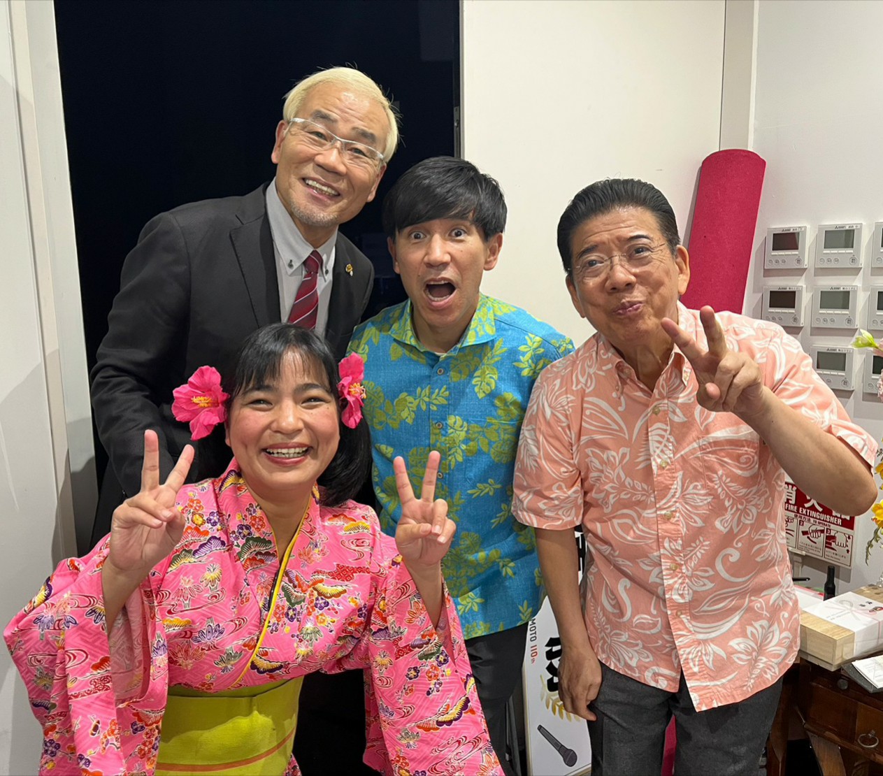 オール巨人 On Twitter 昨夜きよし師匠とゴリ君の司会で うたまち自慢 沖縄大会のイベント🎤きよし師匠の司会は伸びるやろなぁ~って覚悟してましたが、やっぱり伸びました😊のど自慢の鐘
