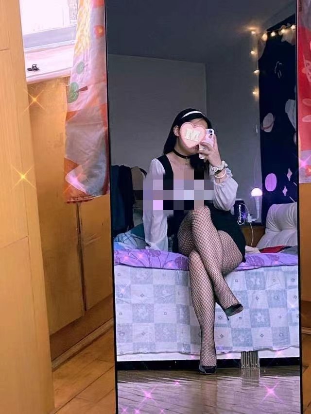 【绿翡翠】绿帽精神情感大师 On Twitter 【绿翡翠献妻者】 1女友的年龄 23 2有没孩子 无 3所在城市 辽宁锦州 4你们的感情如何 很好 5她的工作 学生 6她的