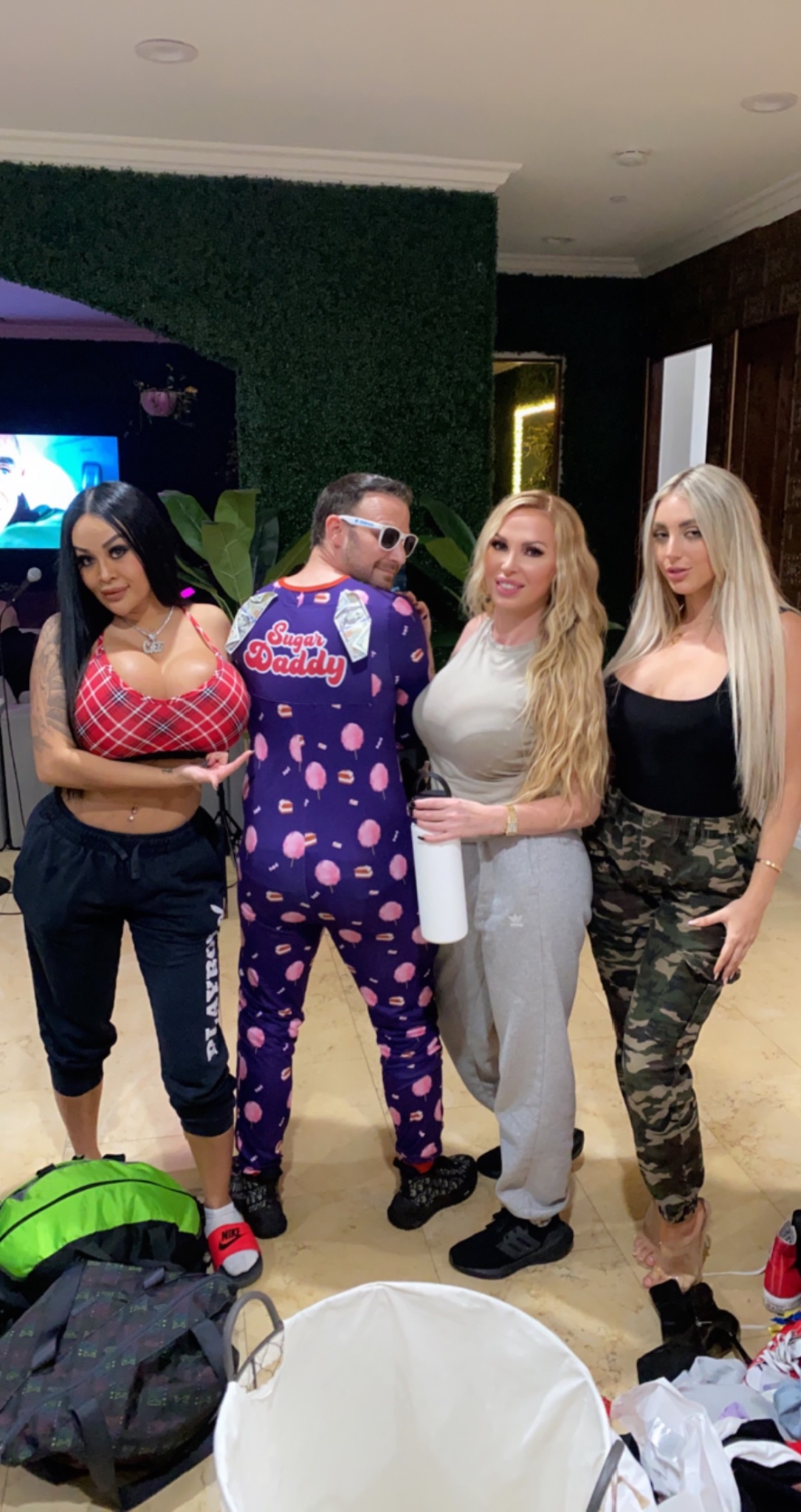 TW Pornstars - 3 pic. NIKKI BENZ. Twitter. A few pics from an event I ...