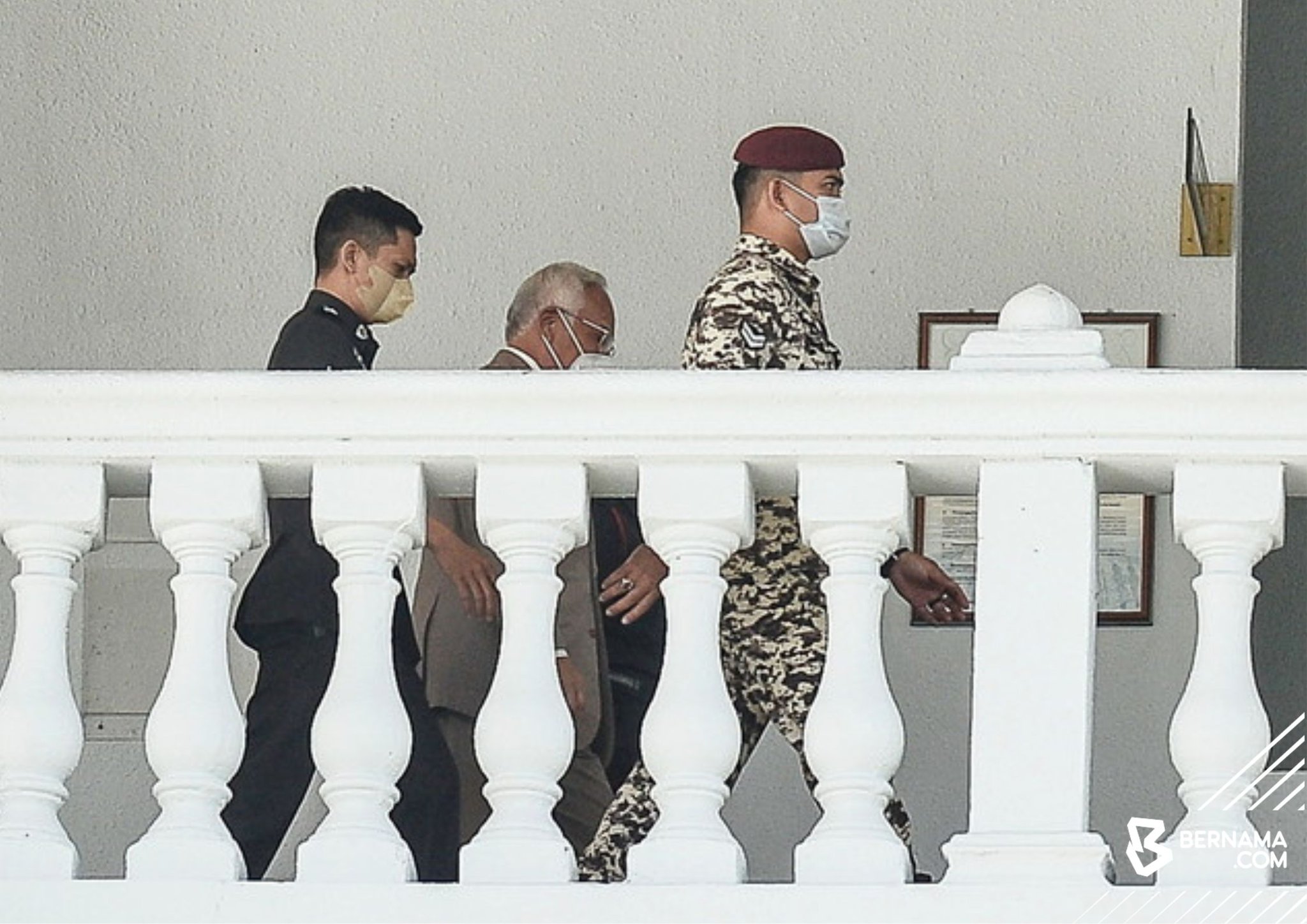 BERNAMA on Twitter: "Bekas Perdana Menteri Datuk Seri Najib Tun Razak tiba di Kompleks Mahkamah ...