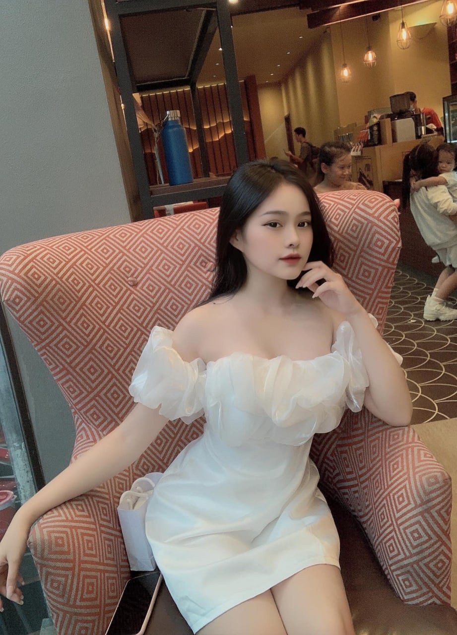 小白菜 On Twitter 这样穿让我更加自信。 Wddzm1i2jr Twitter