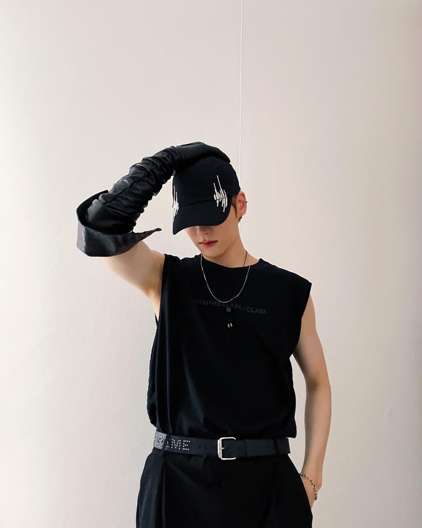 EPEX THAILAND on Twitter: "[INSTAGRAM] [#วิช] 🖤🖤🔫(2/3) 🔗 https://t.co/XLt1TFSysP #EPEX #이펙스 ...