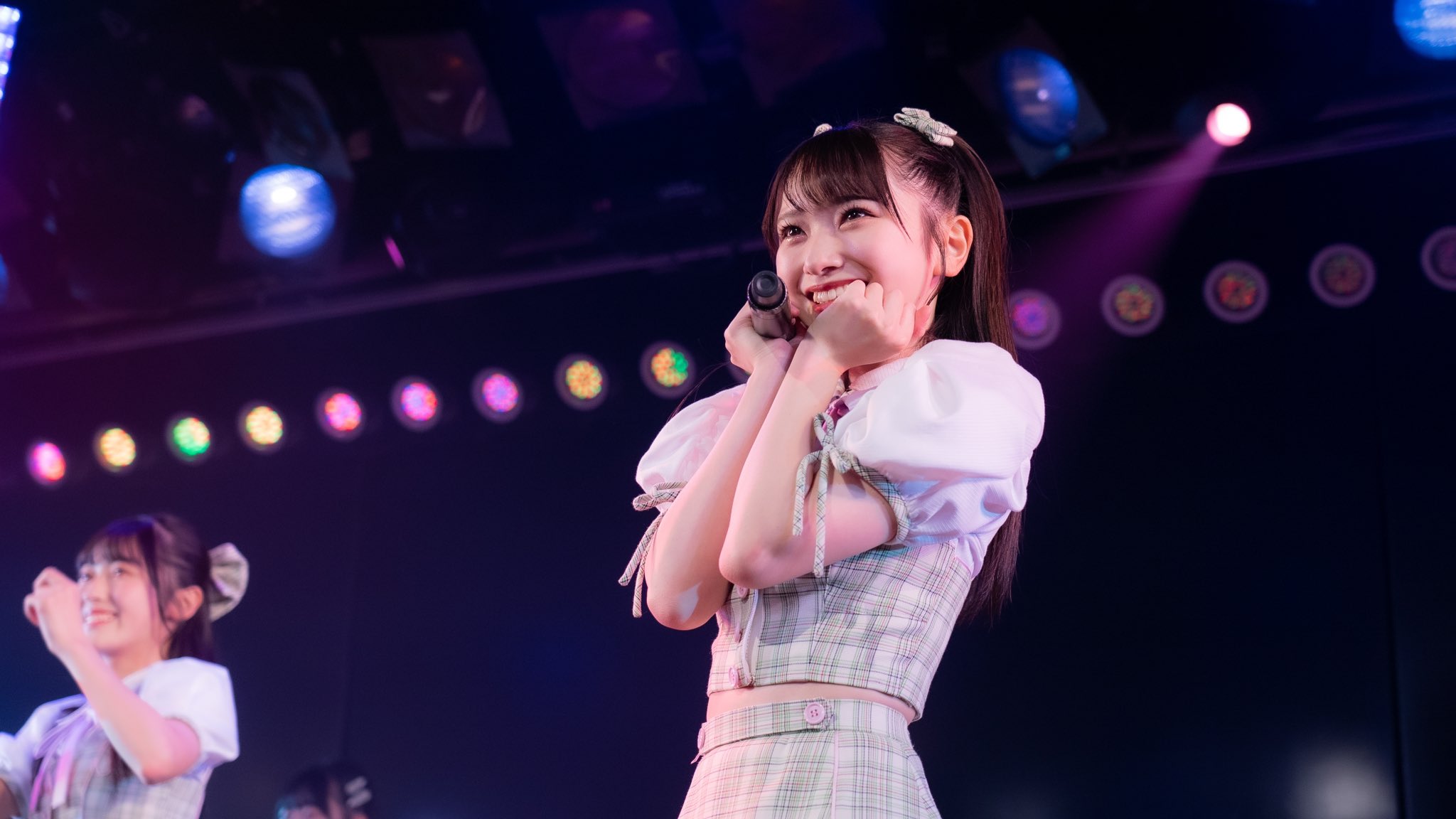 「AKB48 17研究所！」公式 on Twitter: "#ただいま17期中 #AKB17期研究生 撮ってるのは 太田研究員だけではありません！ 可愛い表情とカッコいい表情の差が 激しすぎて ...