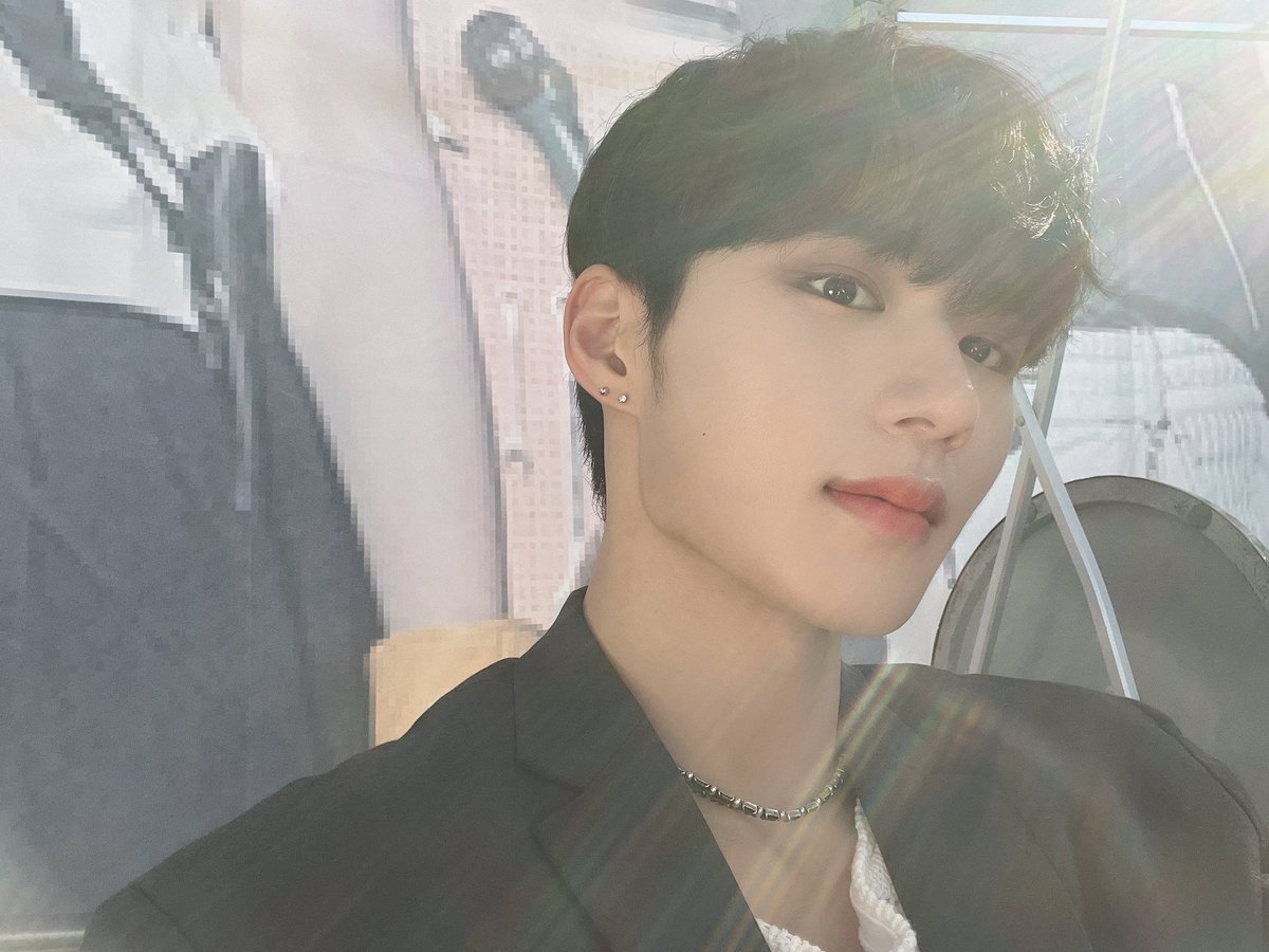 WEi • EN ESPAÑOL #PASSION on Twitter: "221107 UNIVERSE FNS 🦊 햇살 아래☀️😉 Trad: "Bajo el sol 😉️☀ ...