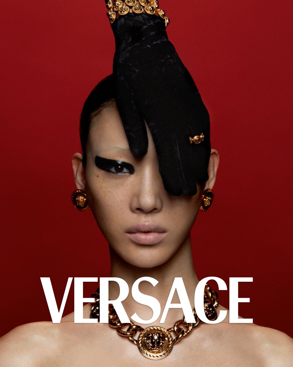 VERSACE on Twitter: "Clarity, Depth, Versace, New jewelry for #VersaceHoliday, now at https://e ...