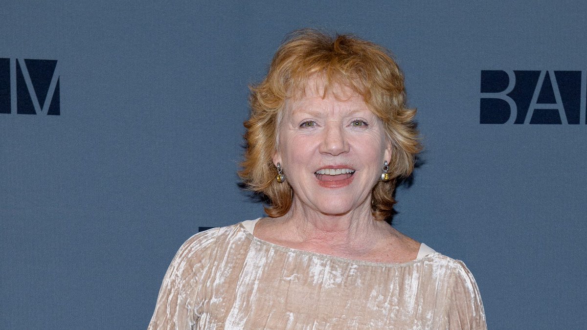 Becky Ann Baker joins the cast of Ted Lasso Season 3 as Ted's mother ...