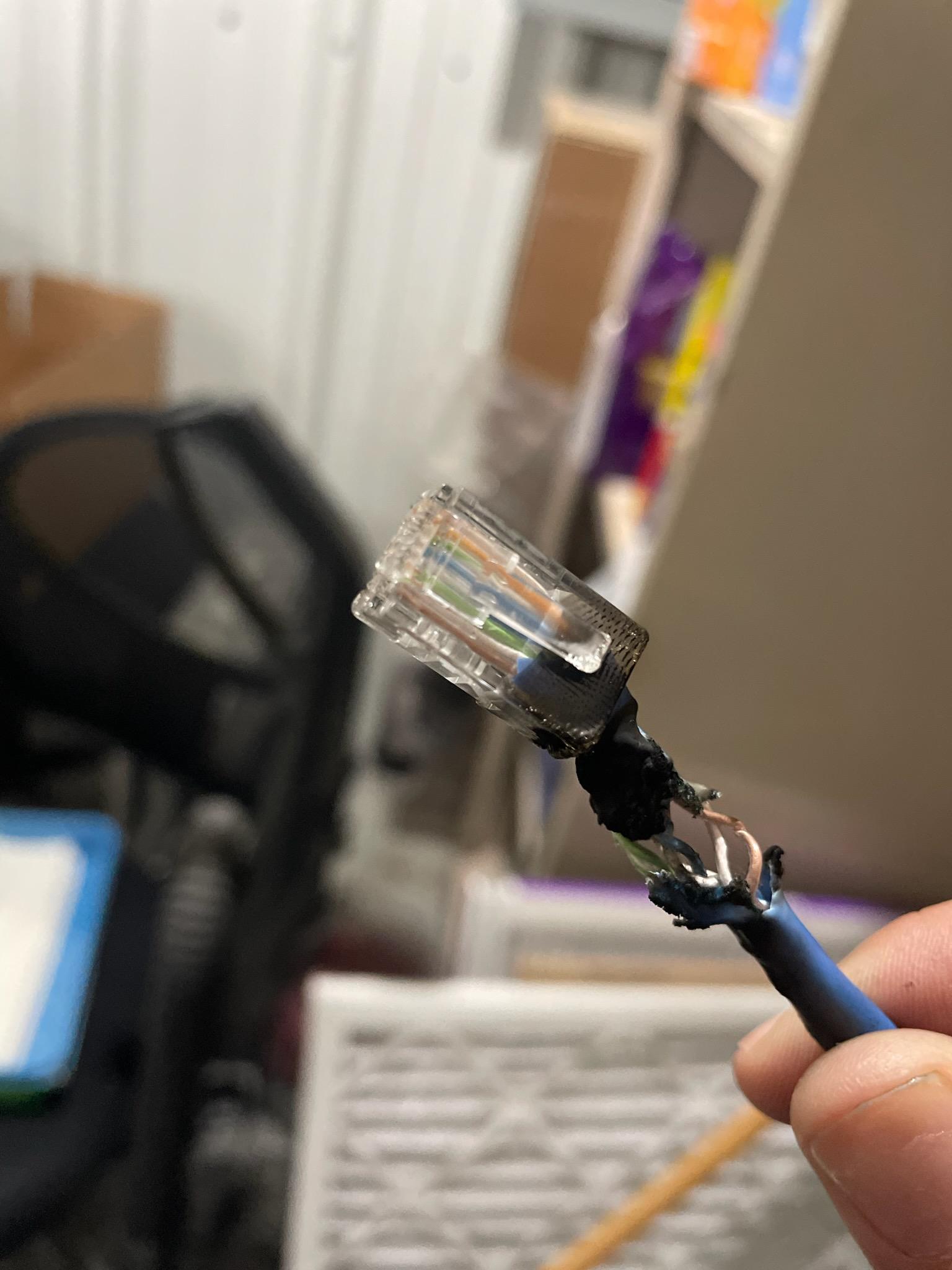 techsupportgore on Twitter: "Network is down https://t.co/PSwdkiR5c1" / Twitter