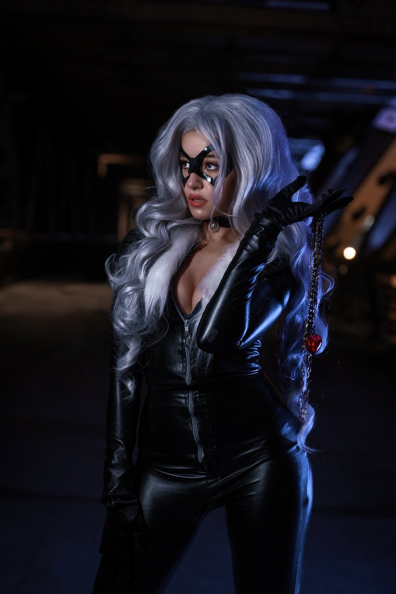Amazing Cosplay on Twitter: "Black Cat [ Marvel ] Model: Vicky Code Photo: Drago Kun # ...