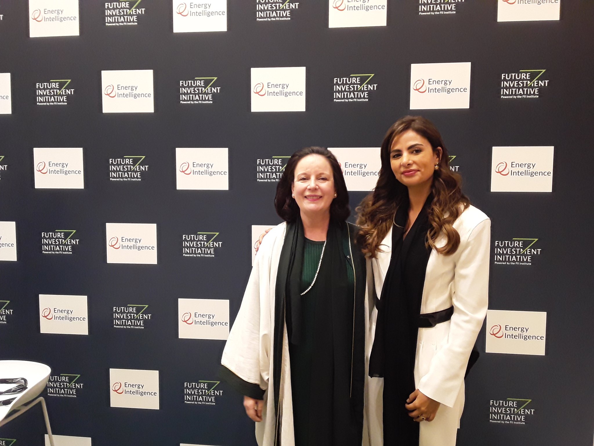 Cornelia Meyer on Twitter: "Great meeting up with my frIend and brilliant #energy analyst @Amena ...