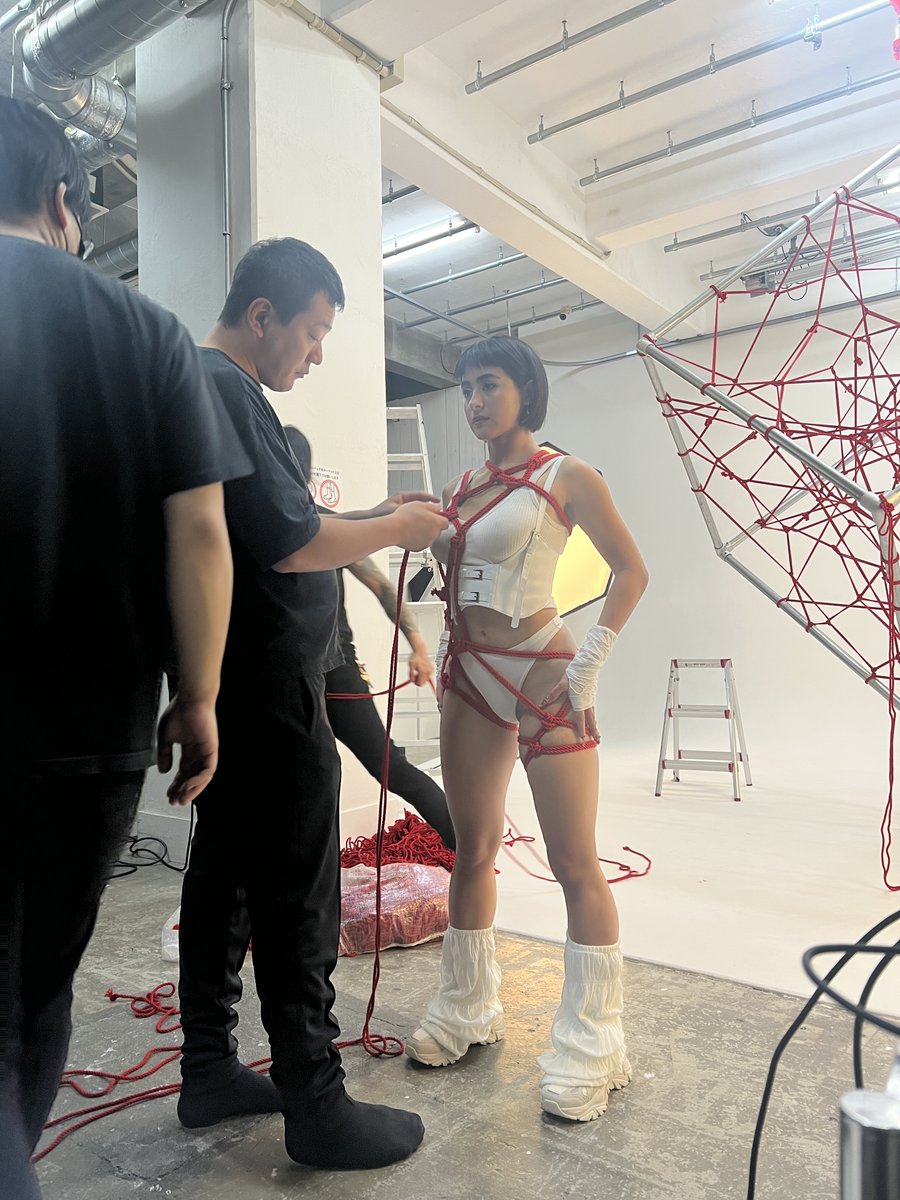Hajime Kinoko on Twitter: "RT @miaV_me: Behind the scenes from my shoot with @Shibarijp in Tokyo."