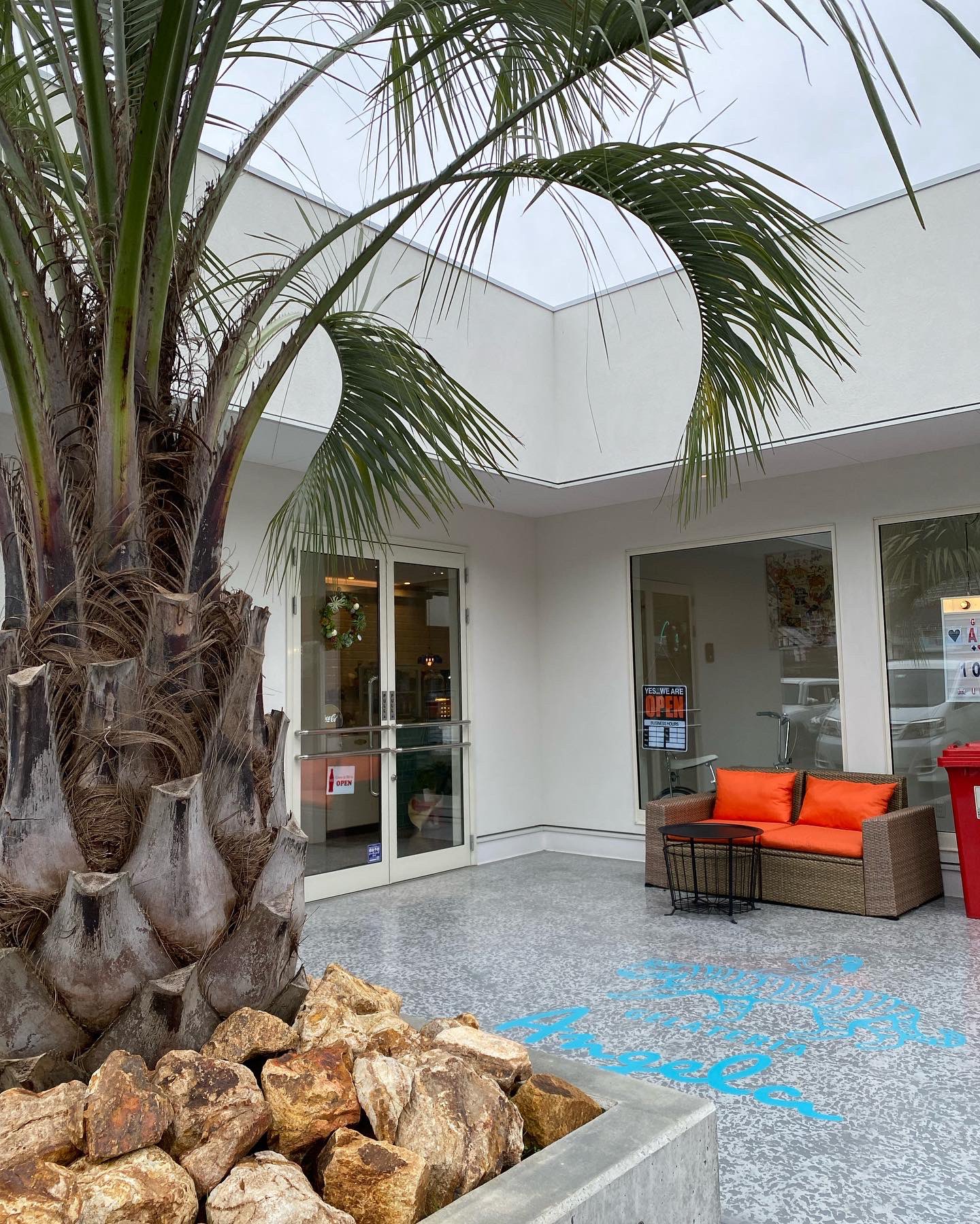 どんぶりゲッター on Twitter: "同じく河口湖町「Gelateria Angela」さん。 ストラッチャテッラとピスタチオのダブル。 イタリアでジェラートの修行をしてきたオーナーの ...