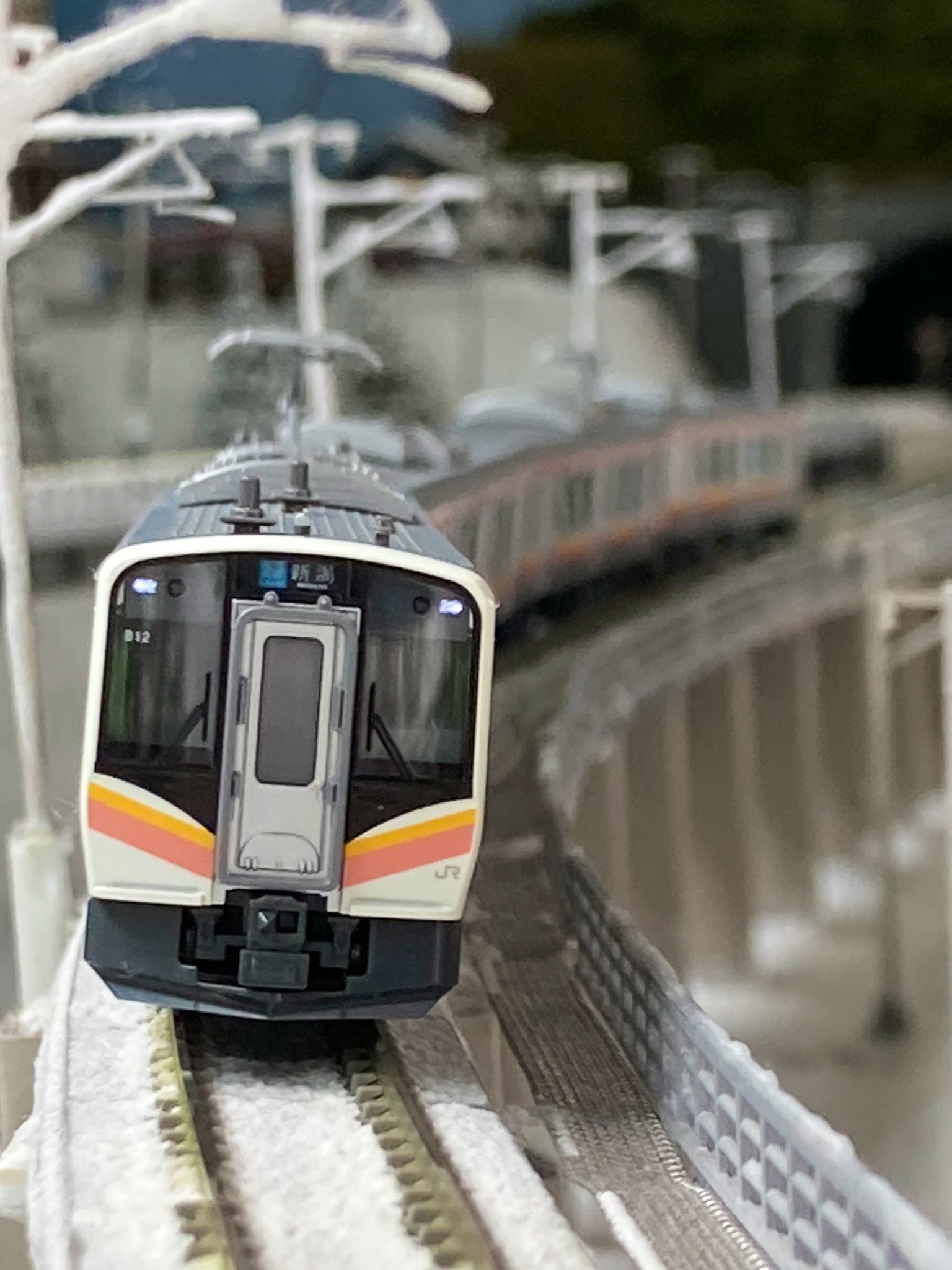 とうあね on Twitter: "E129系KATOを増備。本来TOMIXのみでしたが、あまりのカッコ良さに導入しちゃいました😊 撮影場所は #Re_Color #リカラー https ...