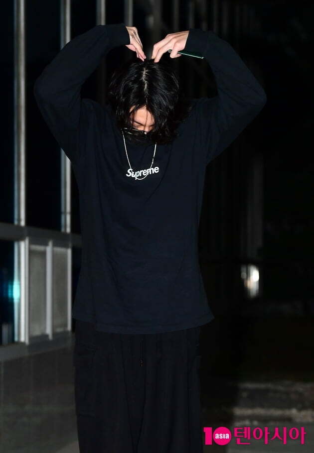 CANDYCLOVER (rest) on Twitter: "#JungKook @BTS_twt เดินทางกลับถึงเกาหลีผ่านศูนย์การบินธุรกิจโซล ...