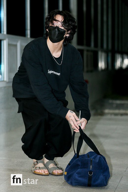 CANDYCLOVER (rest) on Twitter: "#JungKook @BTS_twt เดินทางกลับถึงเกาหลีผ่านศูนย์การบินธุรกิจโซล ...