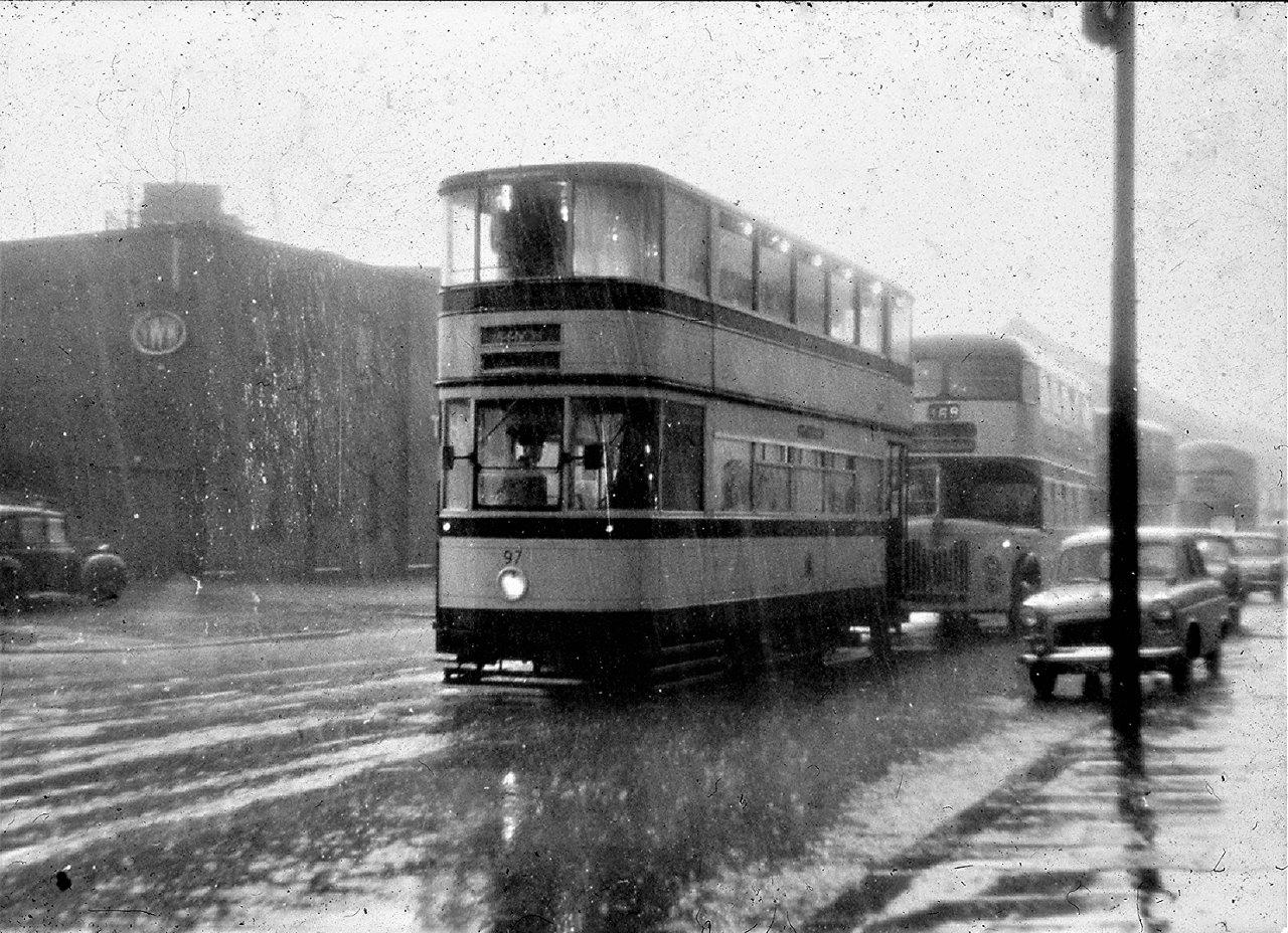 Martin Miller on Twitter: "Pictures from the past - Sheffield's last tram day in September 1960 ...
