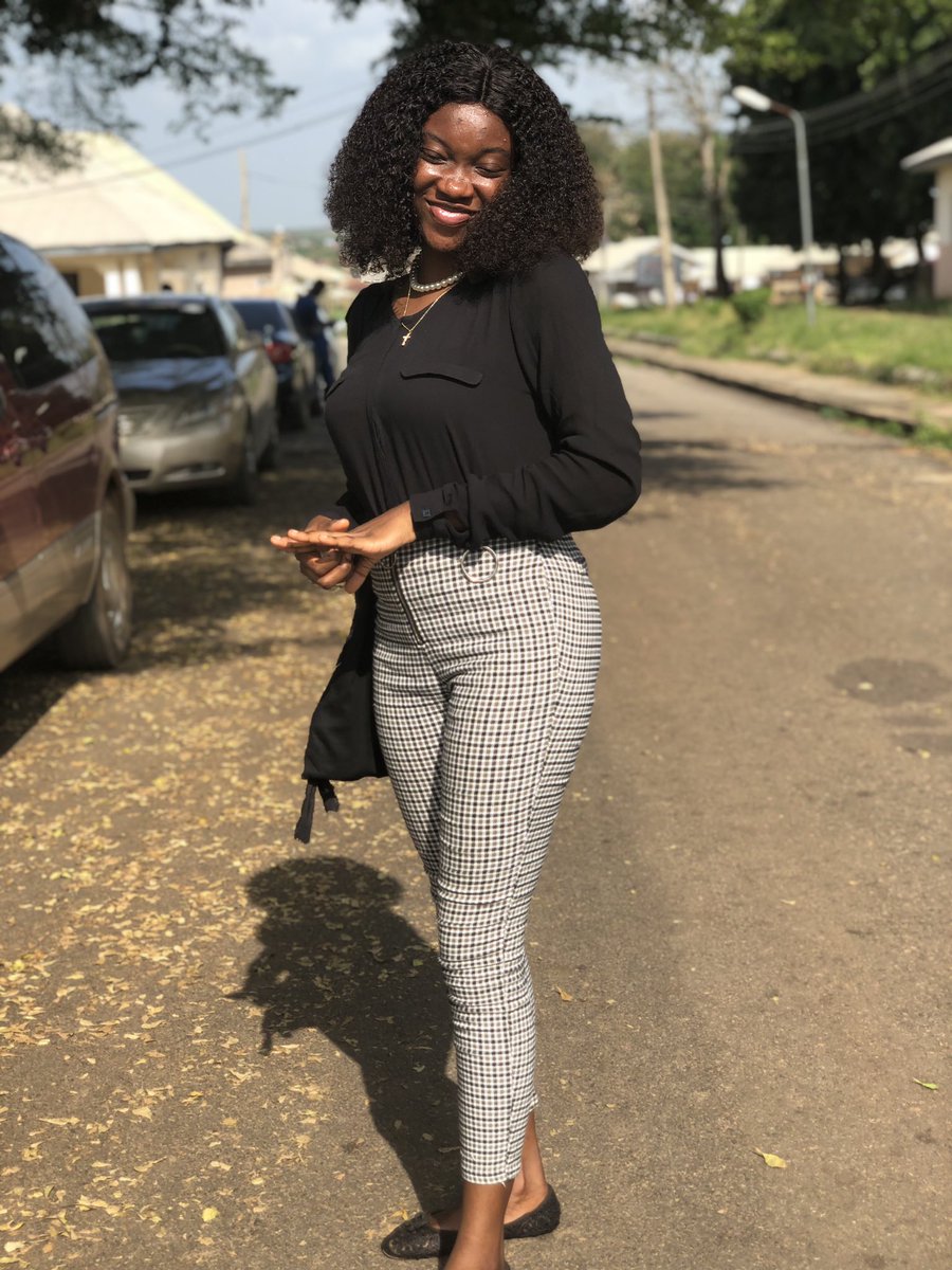 ÀJOKÉ💕 on Twitter: "hiii🌚"