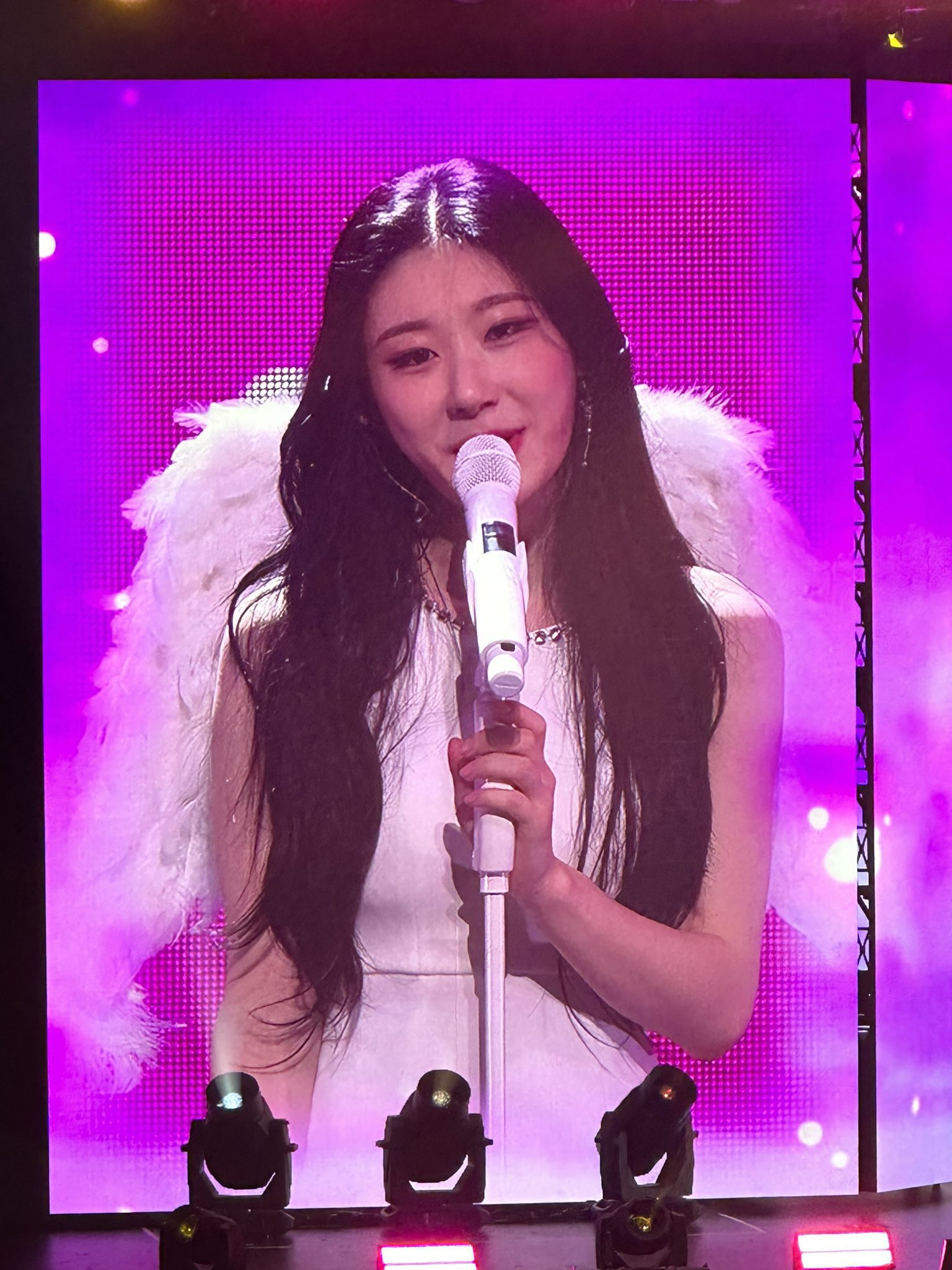 Portal Chaeryeong | Boys Like You on Twitter: "🎥 | Chaeryeong em seu stage solo com 'BLOODLINE ...