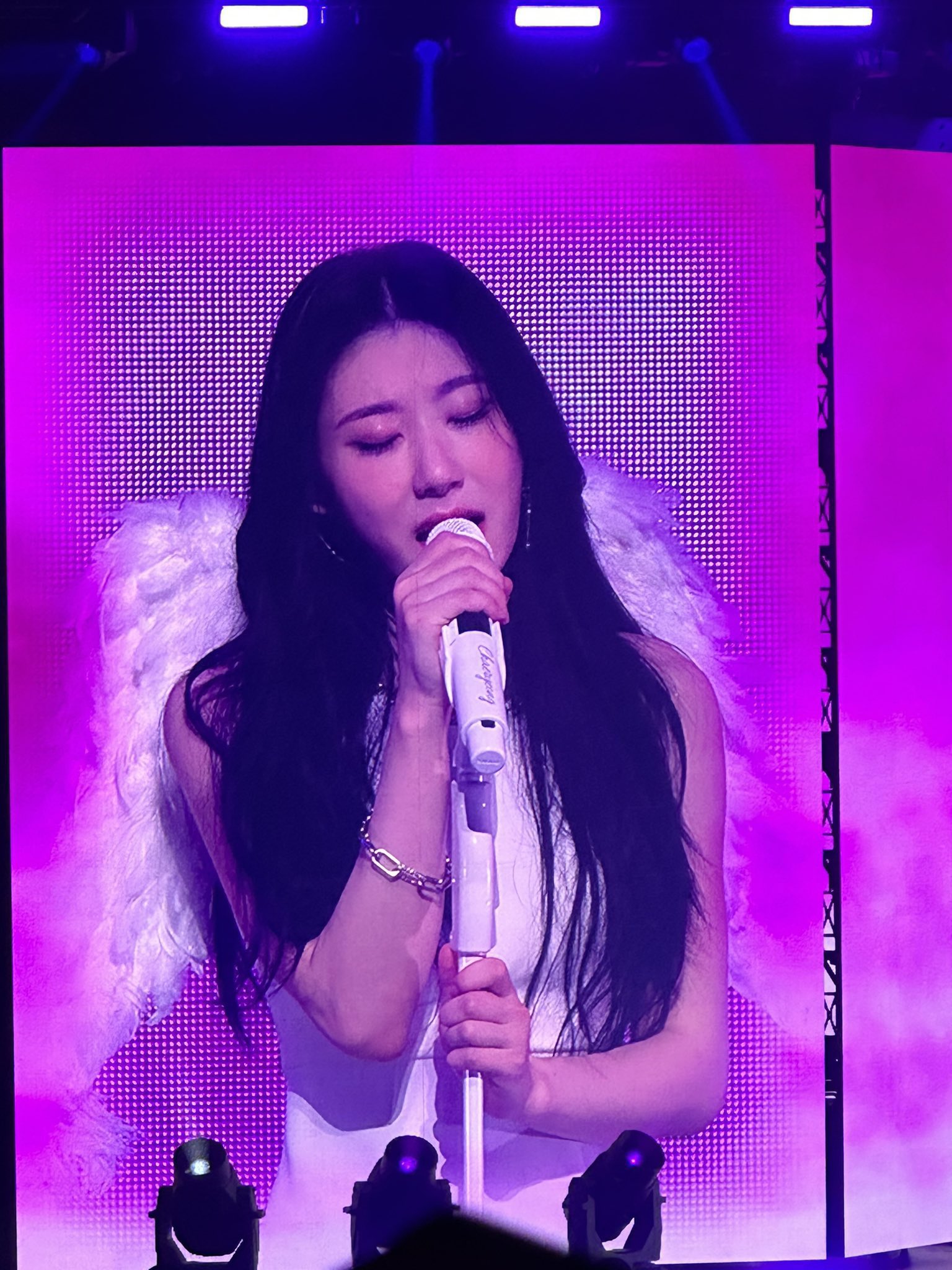 Portal Chaeryeong | Boys Like You on Twitter: "🎥 | Chaeryeong em seu stage solo com 'BLOODLINE ...