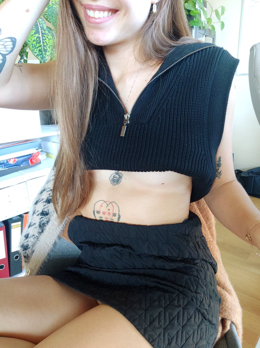 Squeezeberry🍇ONLYFANS on Twitter: "RT if you like my skirt ️🐰"