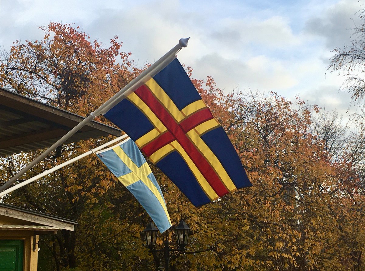 Today was a beautiful autumn day. Nice flags and beautiful colors. 🍂🇸🇪 ...
