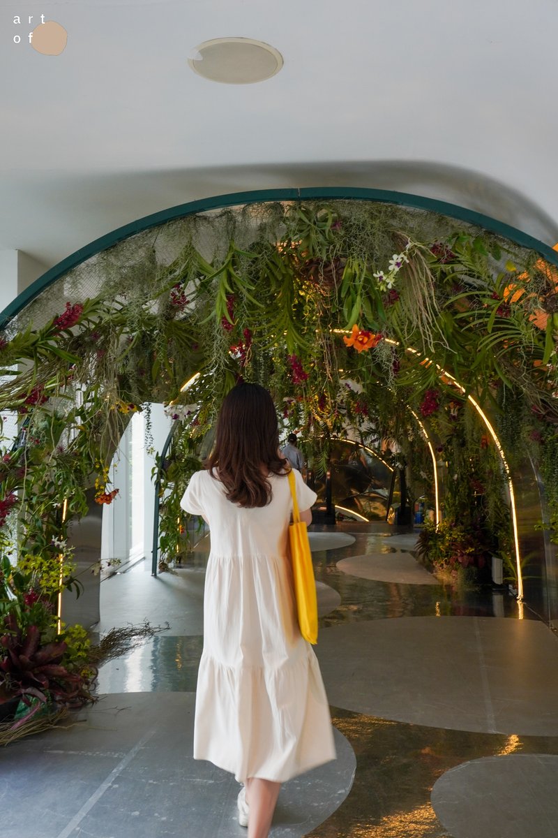 Art of on Twitter: "จุดแสดง: ทางเชื่อม ชั้น 2 ระหว่าง Central Embassy และ Central Chidlom"