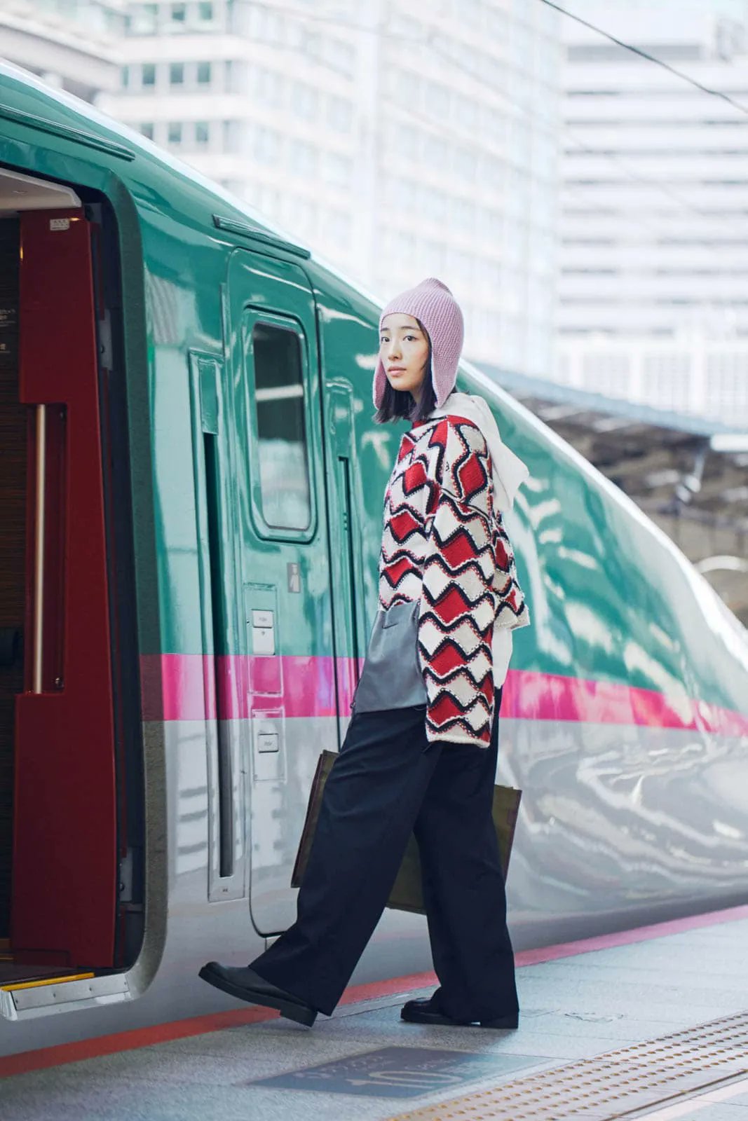 GINZA on Twitter: "花梨さん、どこへ行く？〈グランクラス〉は贅沢な旅のはじまり🚅https://t.co/MLwgGG8fS1 #pr https://t.co ...