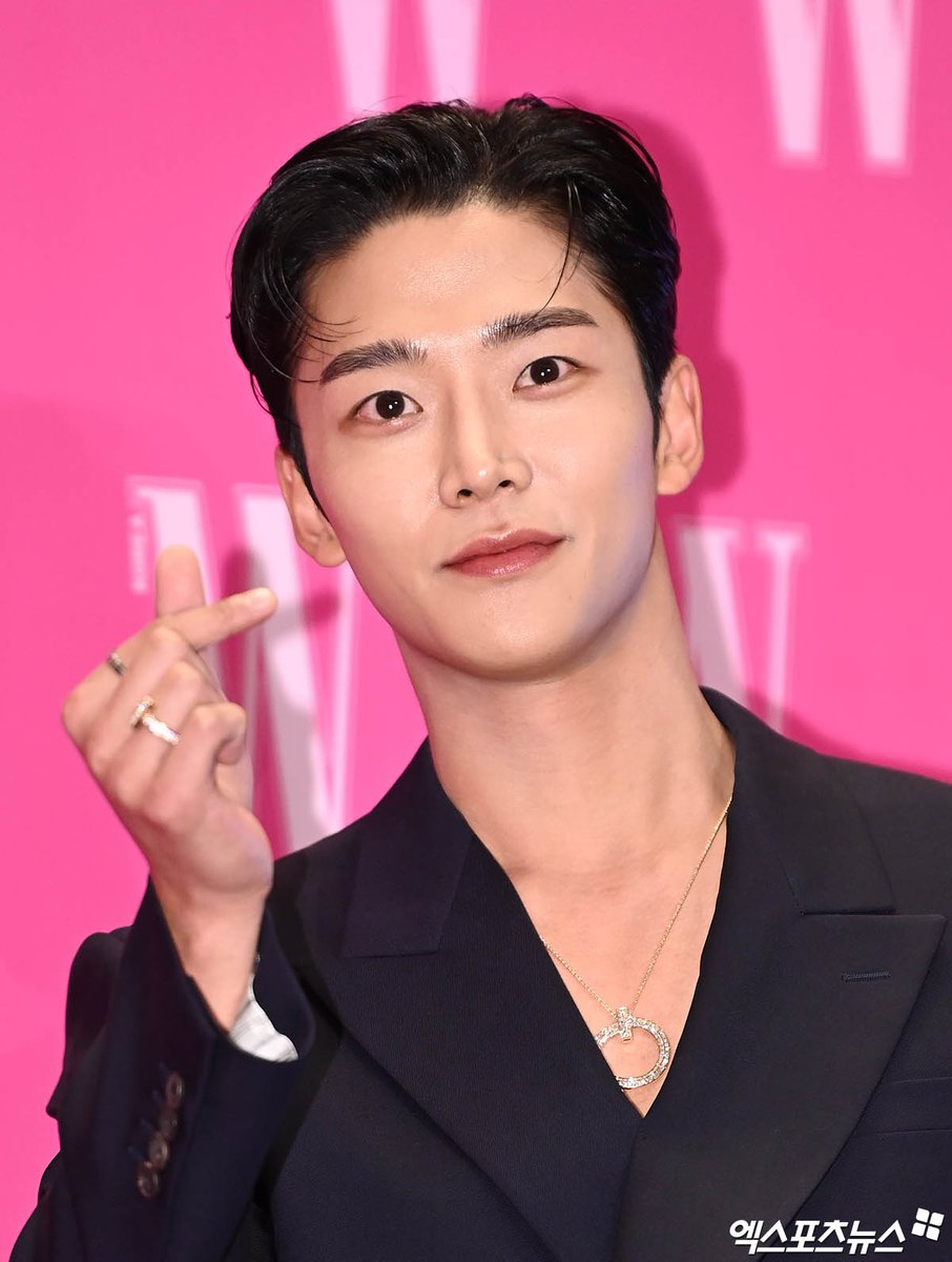 Update KBoys ⚠️ on Twitter: "Divos! Rowoon (SF9), Jinyoung (GOT7), Key (SHINee) e Zico ...