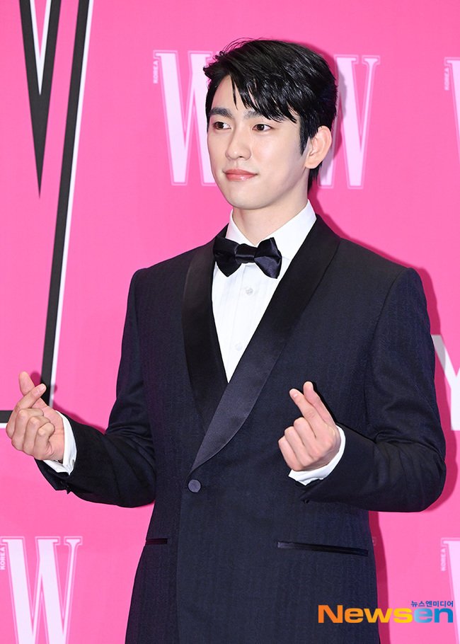 Update KBoys ⚠️ on Twitter: "Divos! Rowoon (SF9), Jinyoung (GOT7), Key (SHINee) e Zico ...