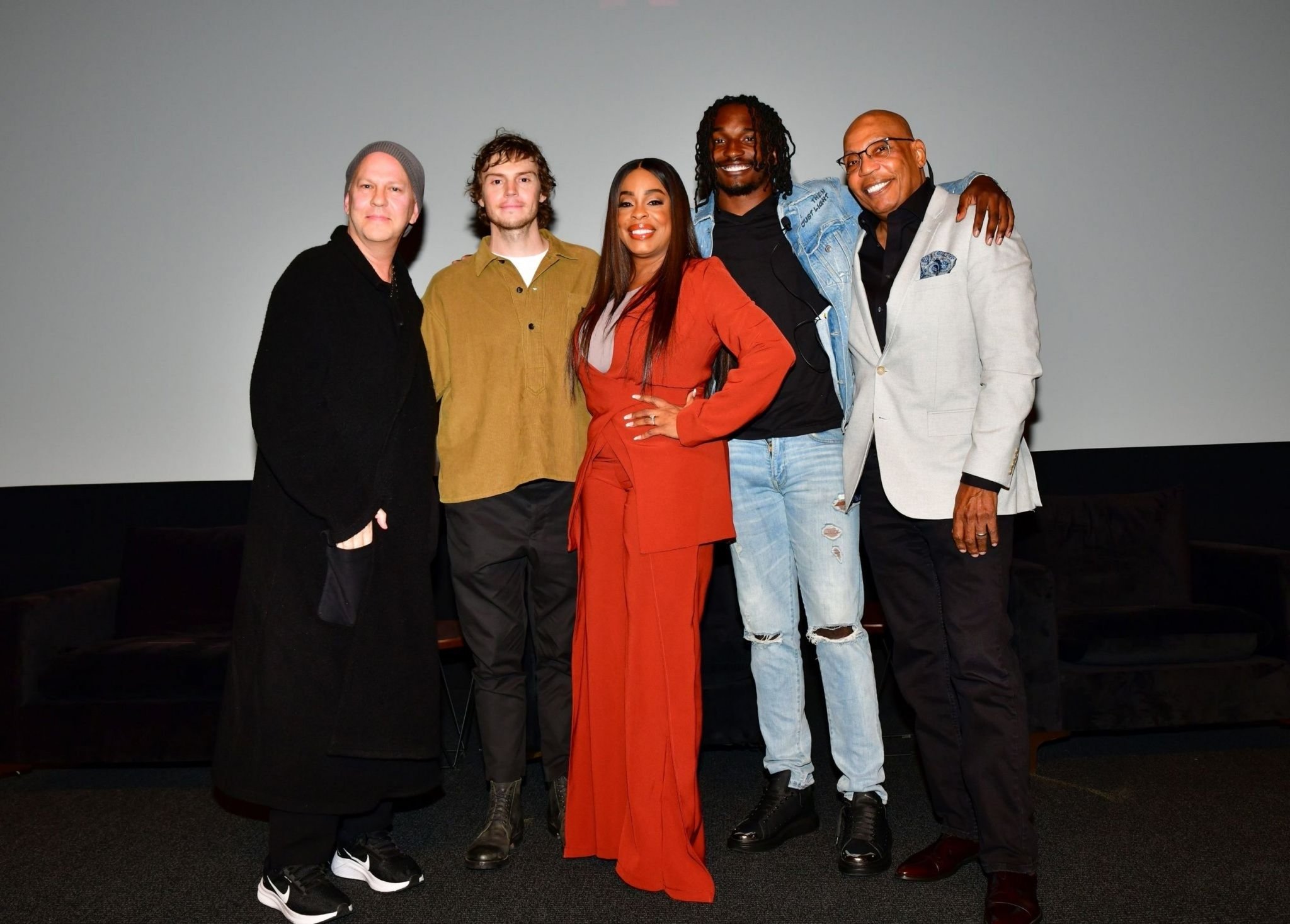 Monster: The Jeffrey Dahmer Story Brasil on Twitter: "Com Ryan Murphy e o diretor Paris Barclay ...