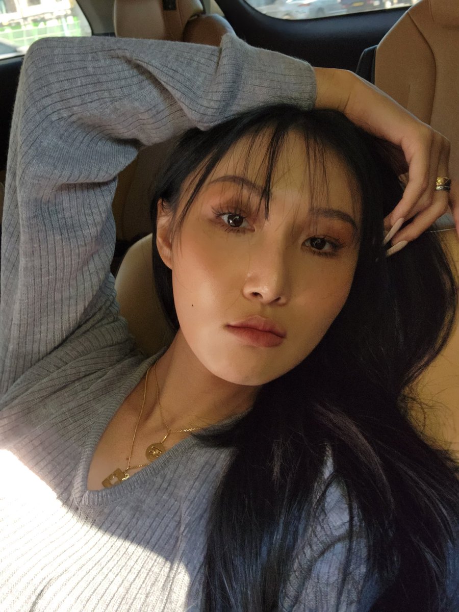HWASA GLOBAL on Twitter: "📸 | Hwasa posted 36 selfies on "To. 화사" on fancafe. 🔗 https://m.cafe ...