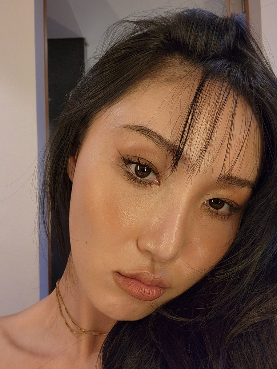 HWASA GLOBAL on Twitter: "📸 | Hwasa posted 36 selfies on "To. 화사" on fancafe. 🔗 https://m.cafe ...