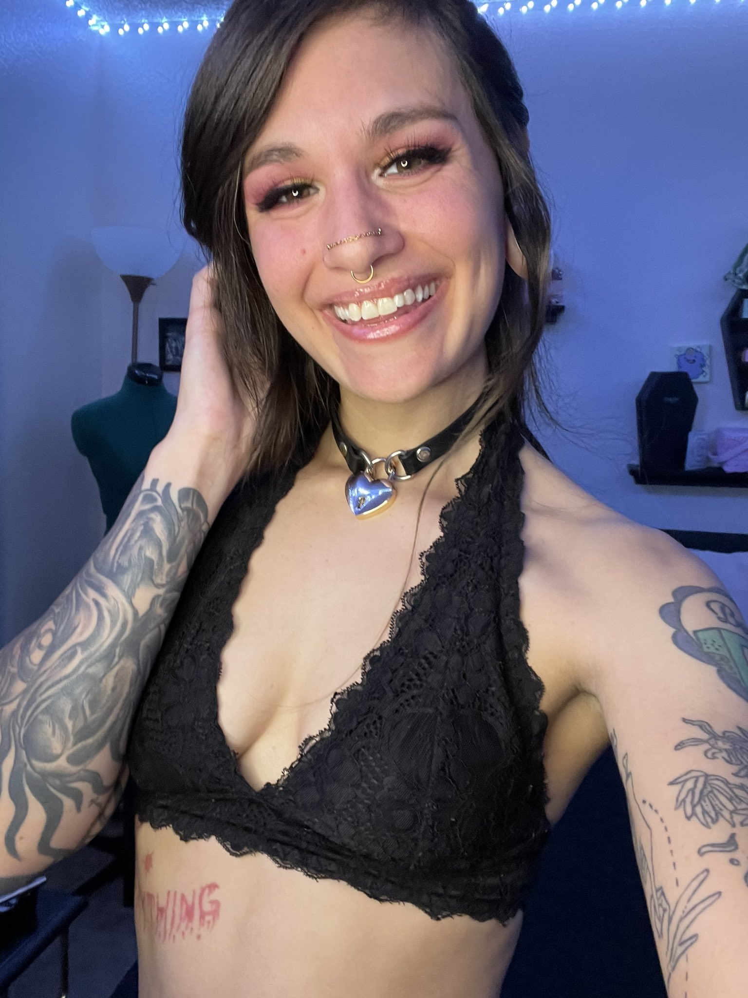 lunalovely on Twitter: "Going live right meow! https://t.co/g0BZ4shWDk" / Twitter