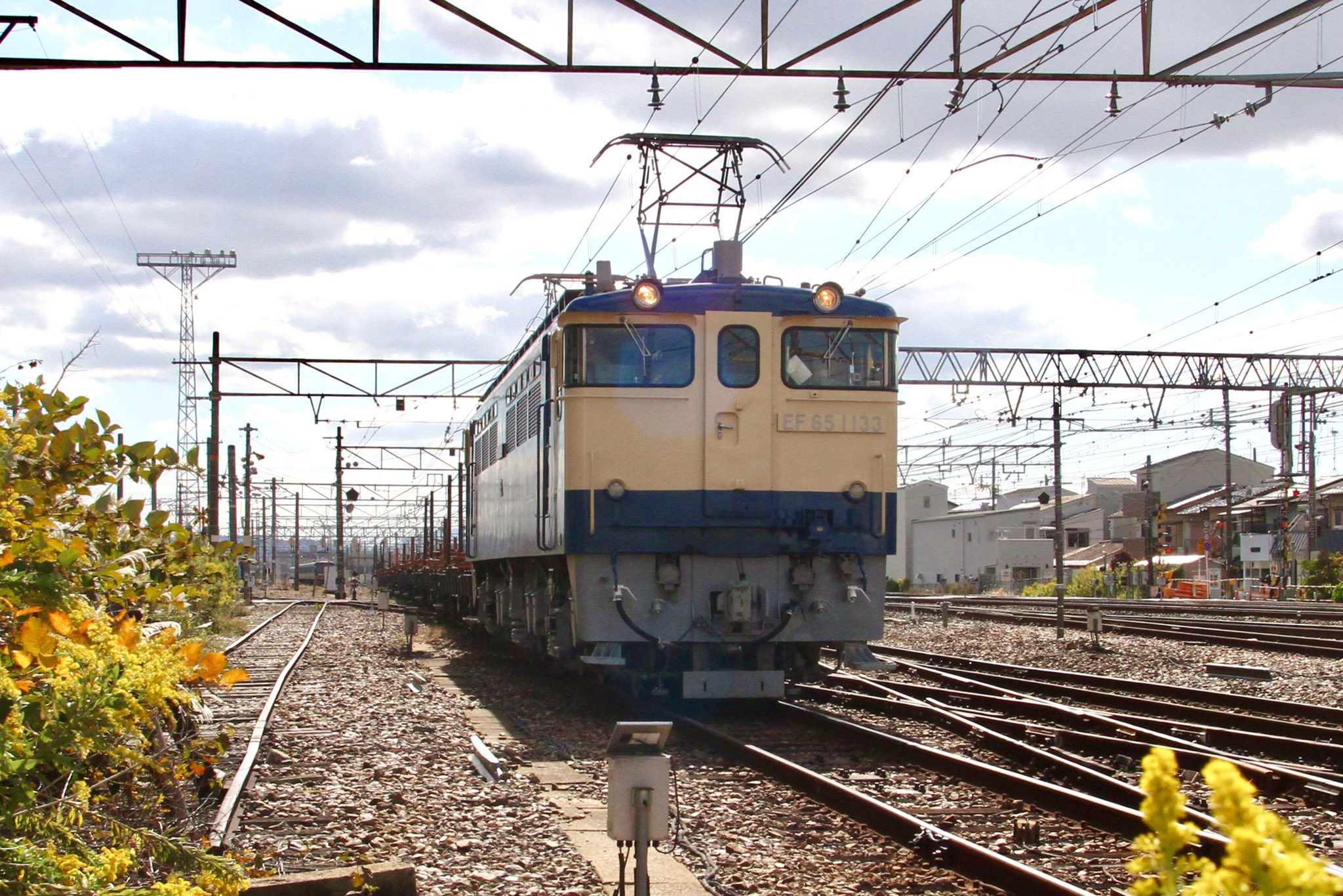 65大好きや！ on Twitter: "ご近所でのEF65おっかけ(*´∀`)＊ 04/10/29（土）配7992レ 梅小路配給 EF65 1133 ＋ チキ8B ゆ〜っくりムコソを出て行く ...