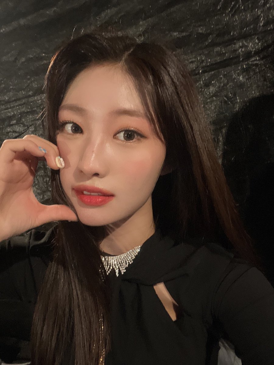 EVERGLOW OFFICIAL on Twitter: "[📸Today EVERGLOW] 22.10.29 BWB 2022 K-POP CONCERT 오늘의 에버글로우💜 ...