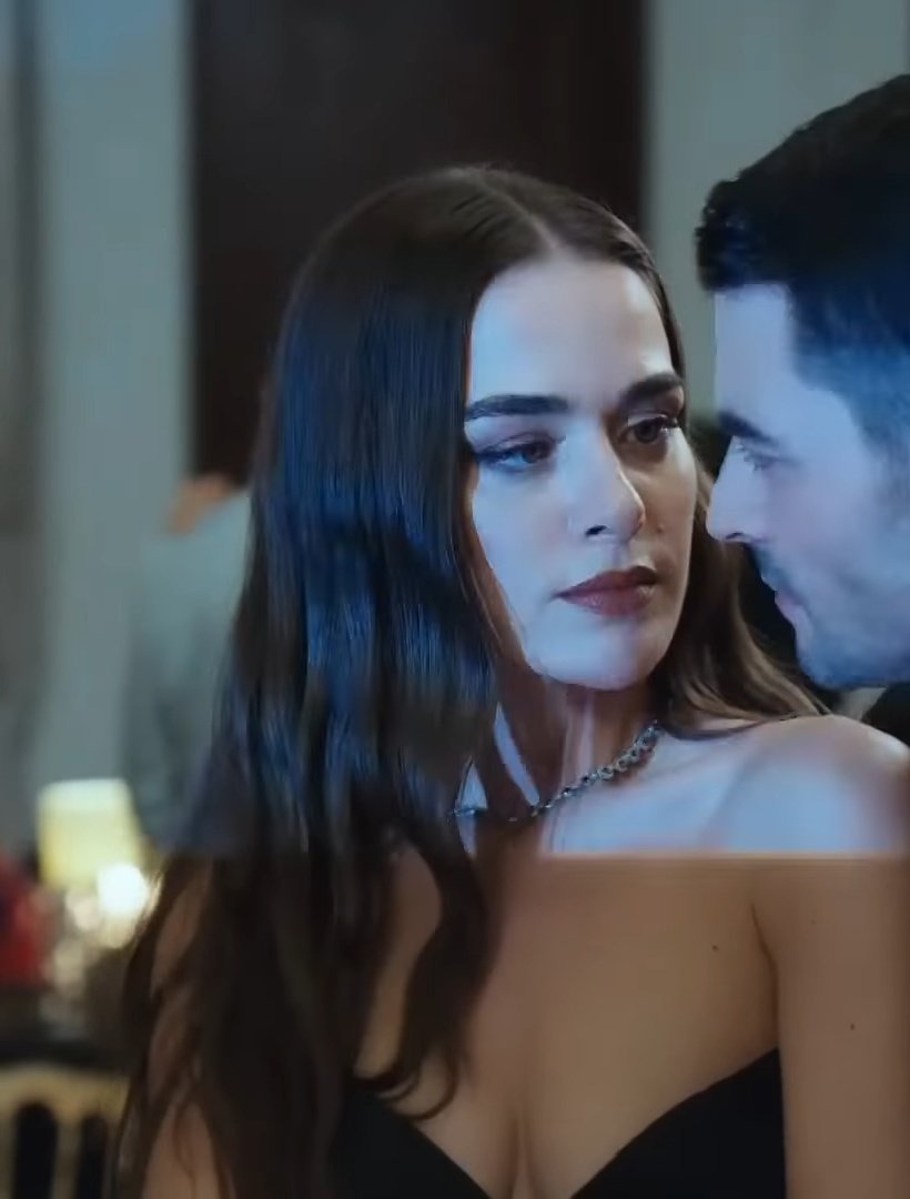 Ünlü Frikik Paylaşım Yeri on Twitter: "Bensu Soral ve füzeleri 🔥🚀"