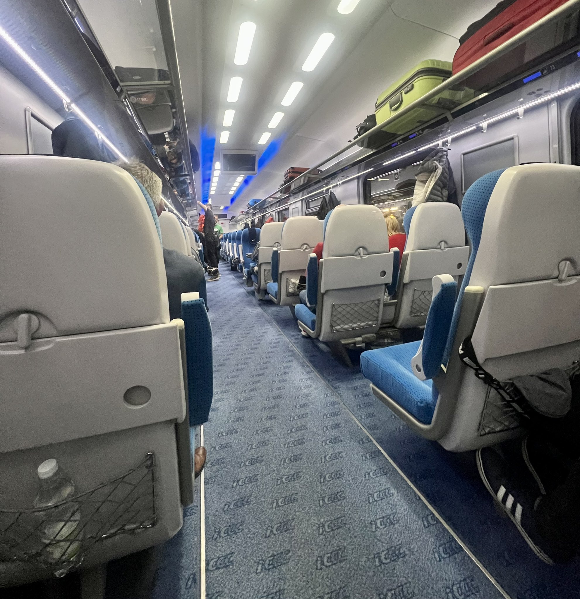 Gantulga Ph D On Twitter Энд суугаад явахаар өөрийн вагоноо бодоод уур хүрэхийн хэхэ Бодлого