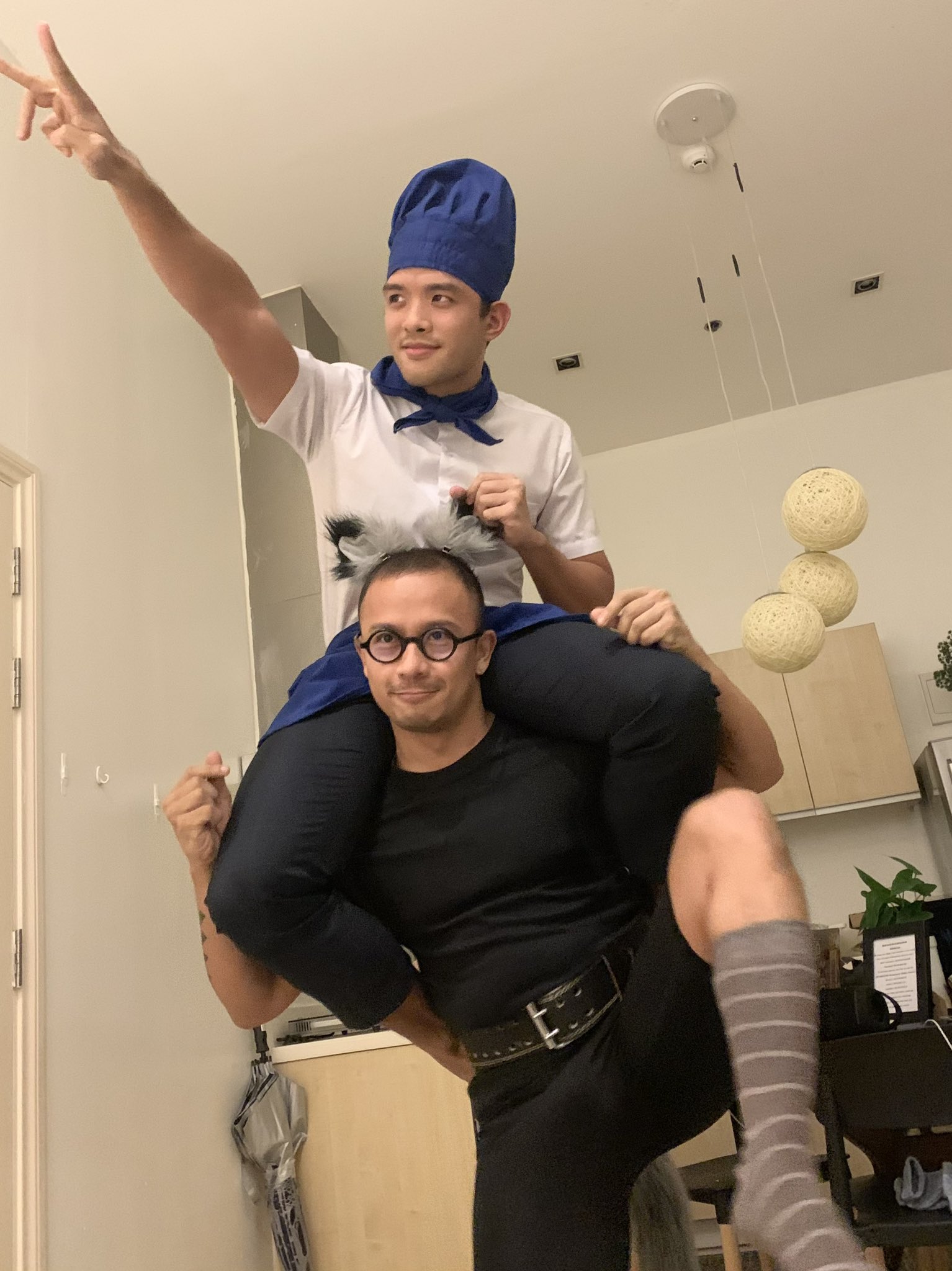 beavs in eternal dam nation 🚧👷🏽‍♂️🏢🔨🪚📐 on Twitter: "everything everywhere with this one !!! 🦝🥯 ...