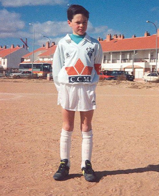 Se cumplen 20 años del debut de Andrés Iniesta con el FC Barcelona. Se ...