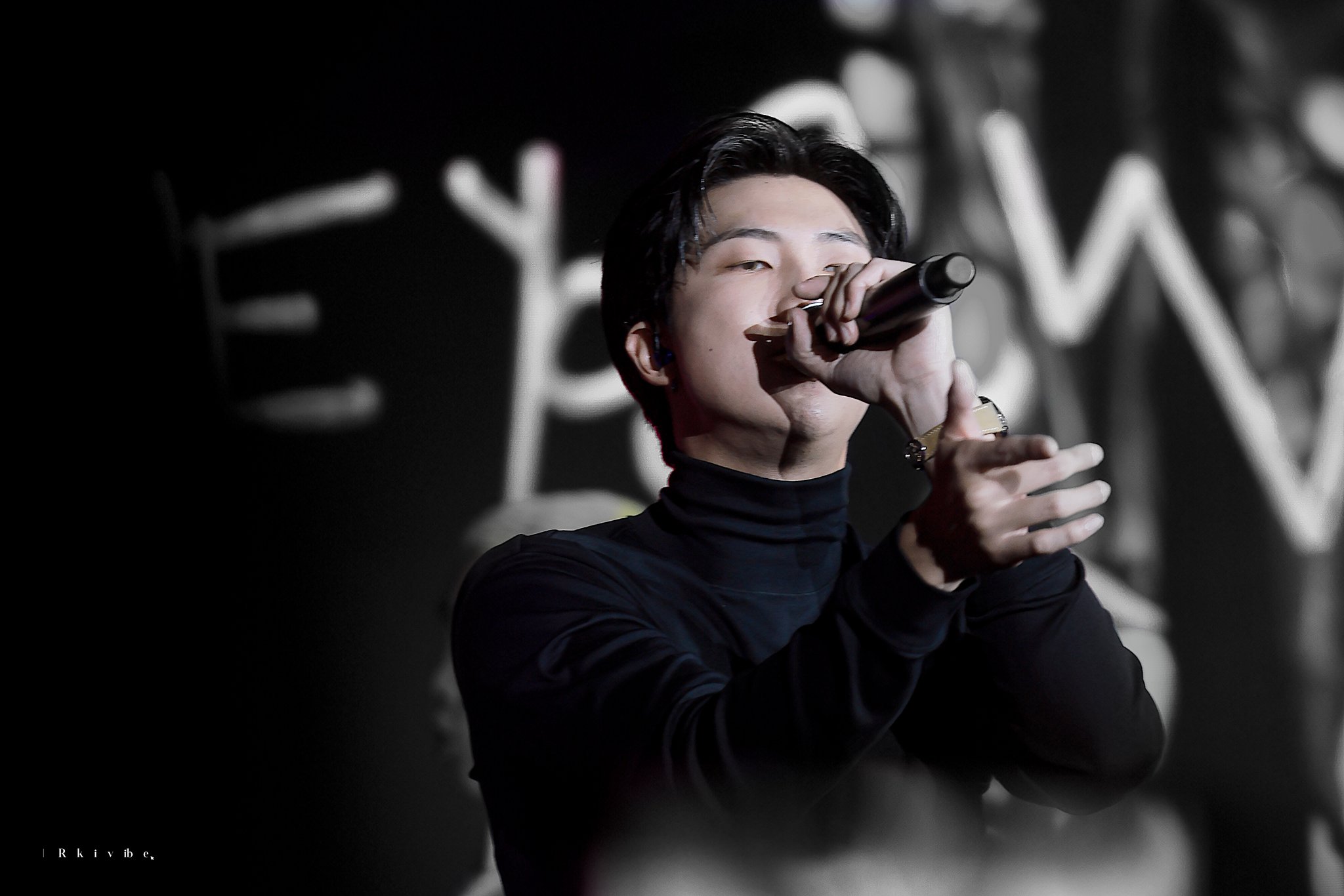 𝐑𝐤𝐢‘𝐯𝐢𝐛𝐞 on Twitter: "221028 HD📸 #방탄소년단 #BTS @BTS_twt #김남준 #남준 #RM #알엠 https://t.co/YuDgpbPn2R ...