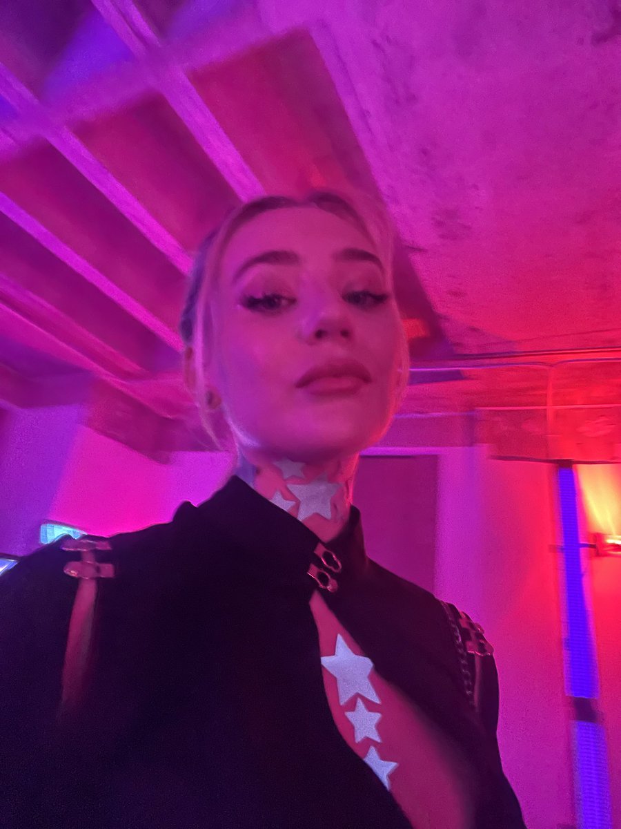 Bethany lily april @bethanylilya