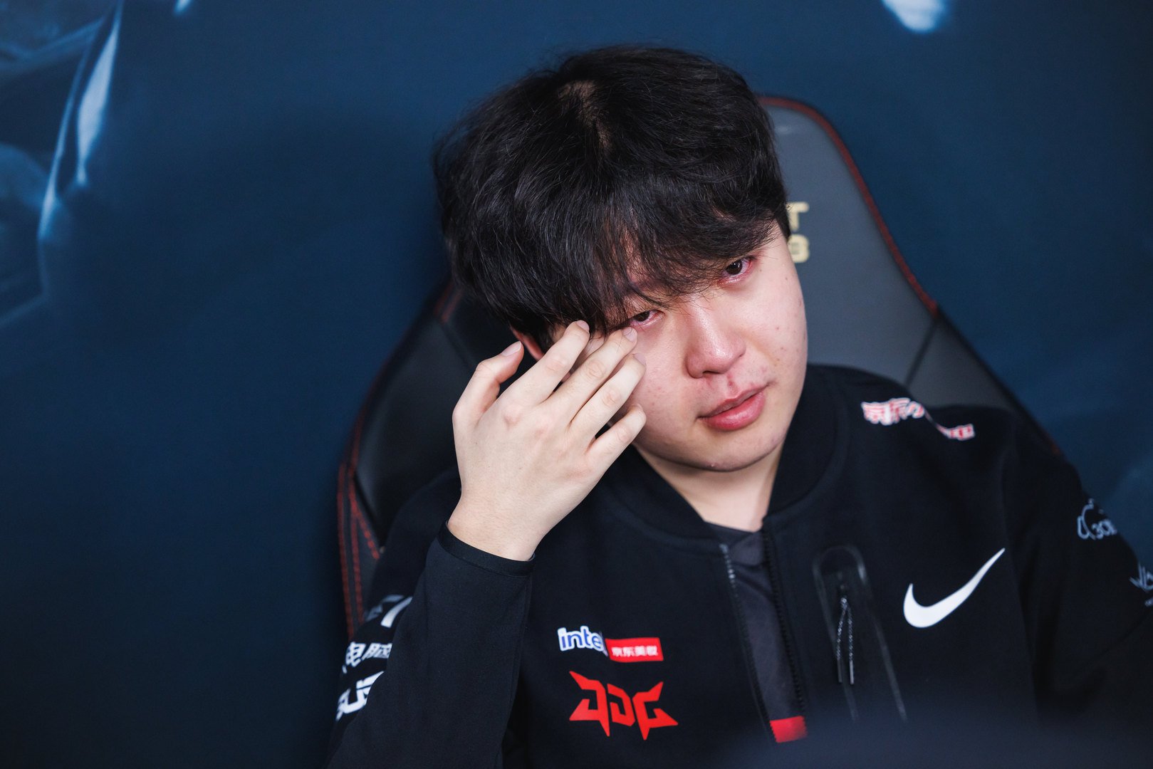 Rita on Twitter: "A single hand that wipes tears during failures💪 https://t.co/5mdsYrM0mw" / Twitter