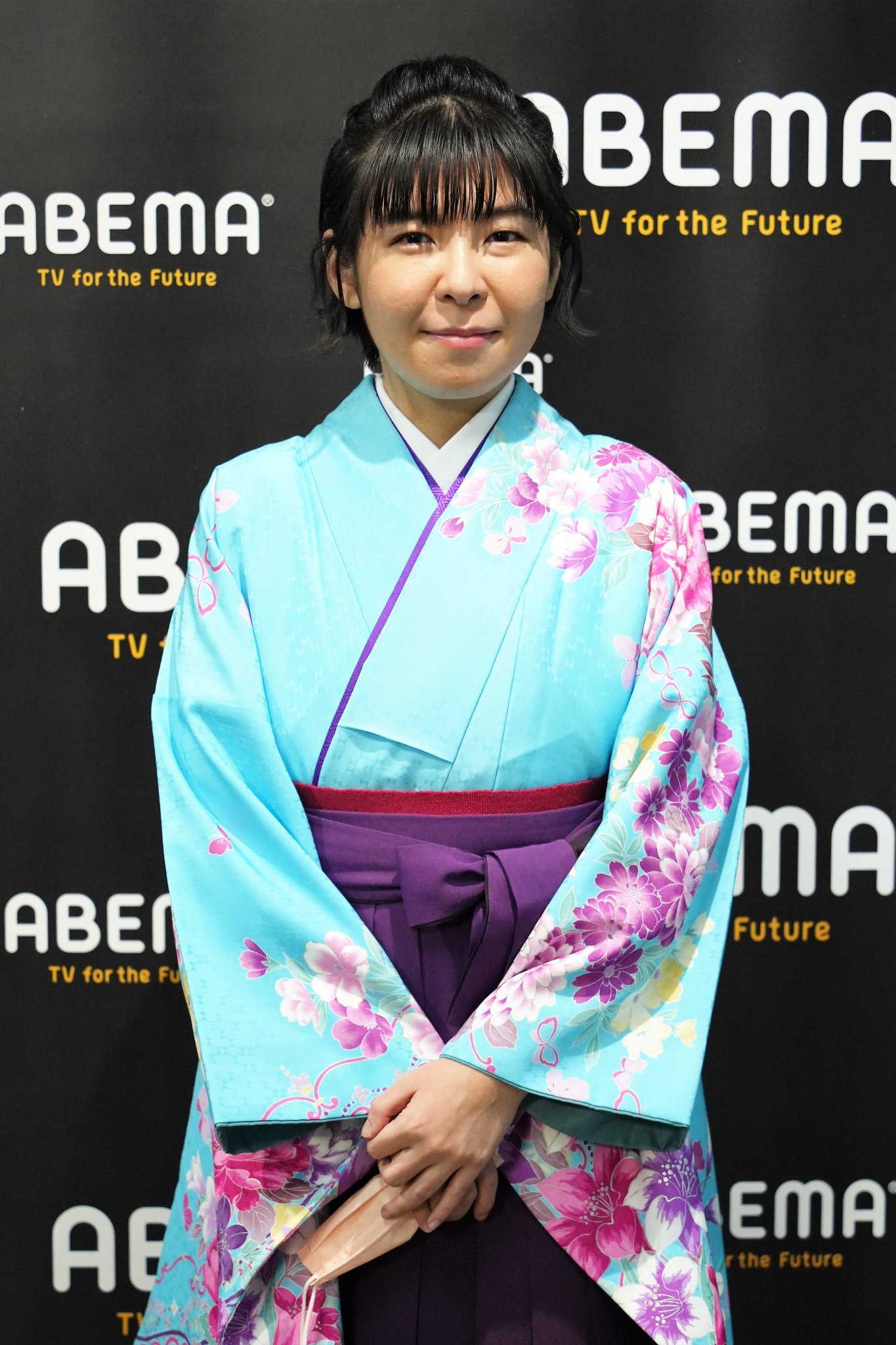 朝日新聞将棋取材班 On Twitter 北〕新しい『女流abemaトーナメント』の開催が決定。来年放送予定。今回は4チームです。リーダーの伊藤沙恵女流名人。