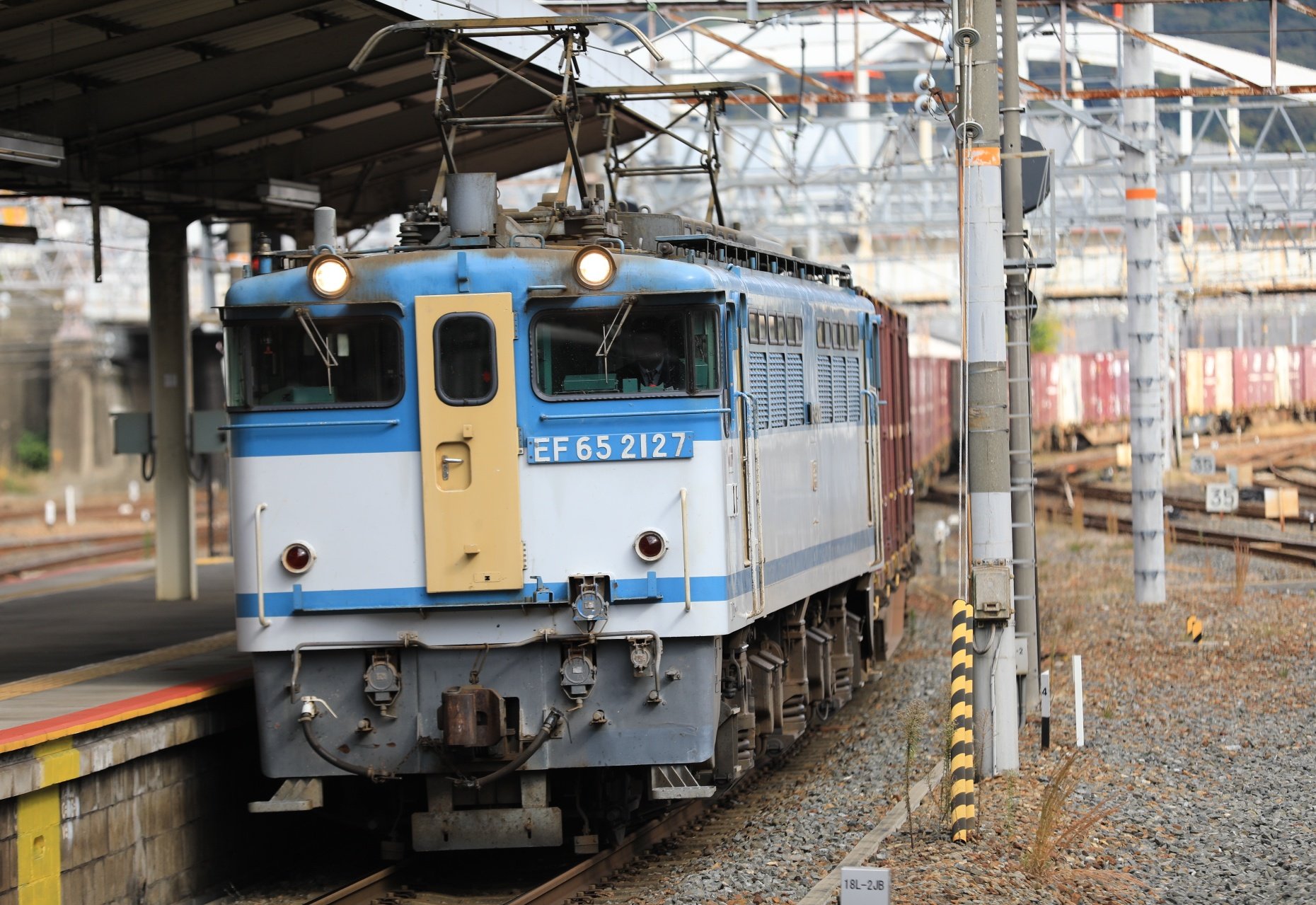 deep on Twitter: "10/30 5087レ EF65-2127 カラシが来阪運用に。 積載は良かったですが直前に曇られてしまいました。 https://t.co ...