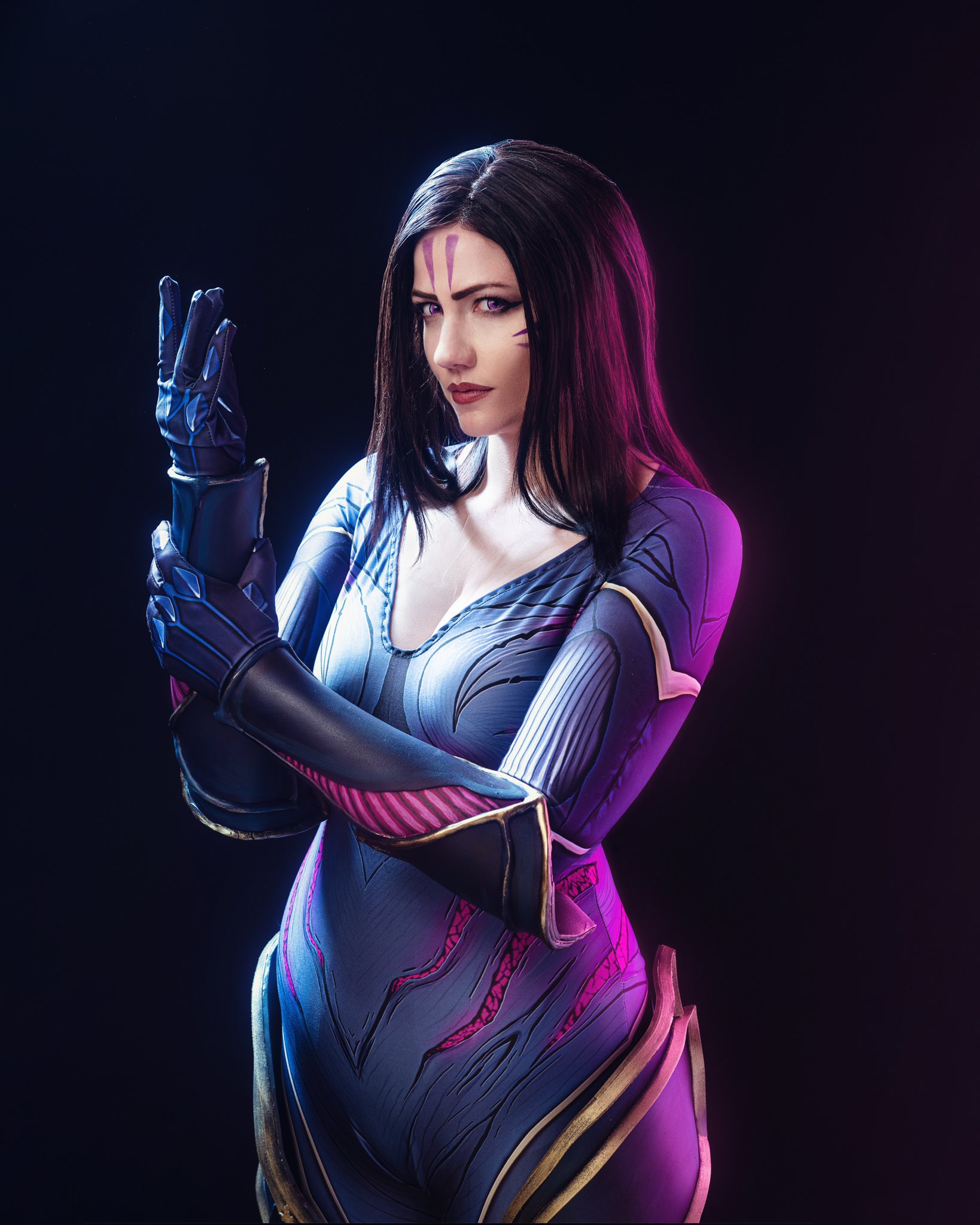 KayPea on Twitter: "Are you the hunter…or the prey? 💜🖤 https://t.co/WdixoB5adf" / Twitter