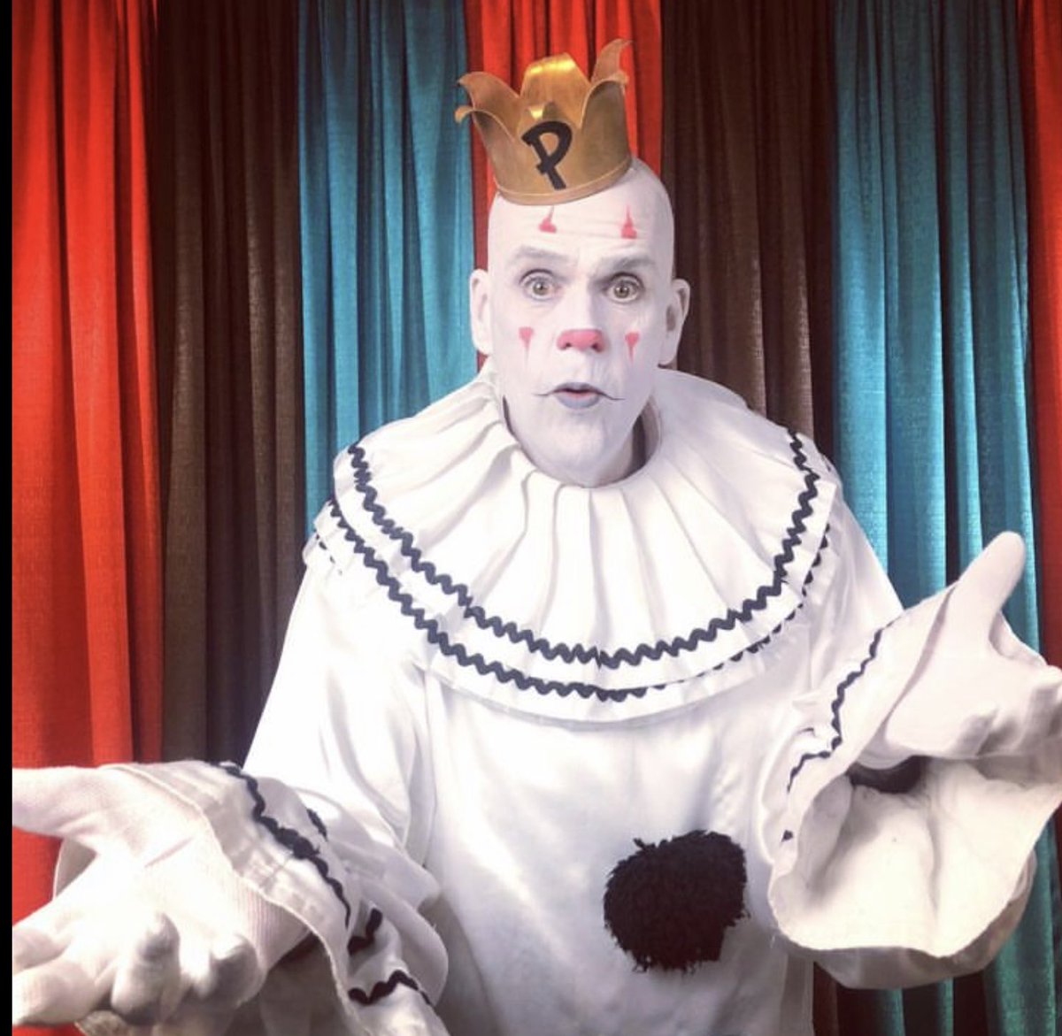 Puddles Pity Party On Twitter Oh Hello Its Sunday Pinky Here Tell Puddles What You‘re