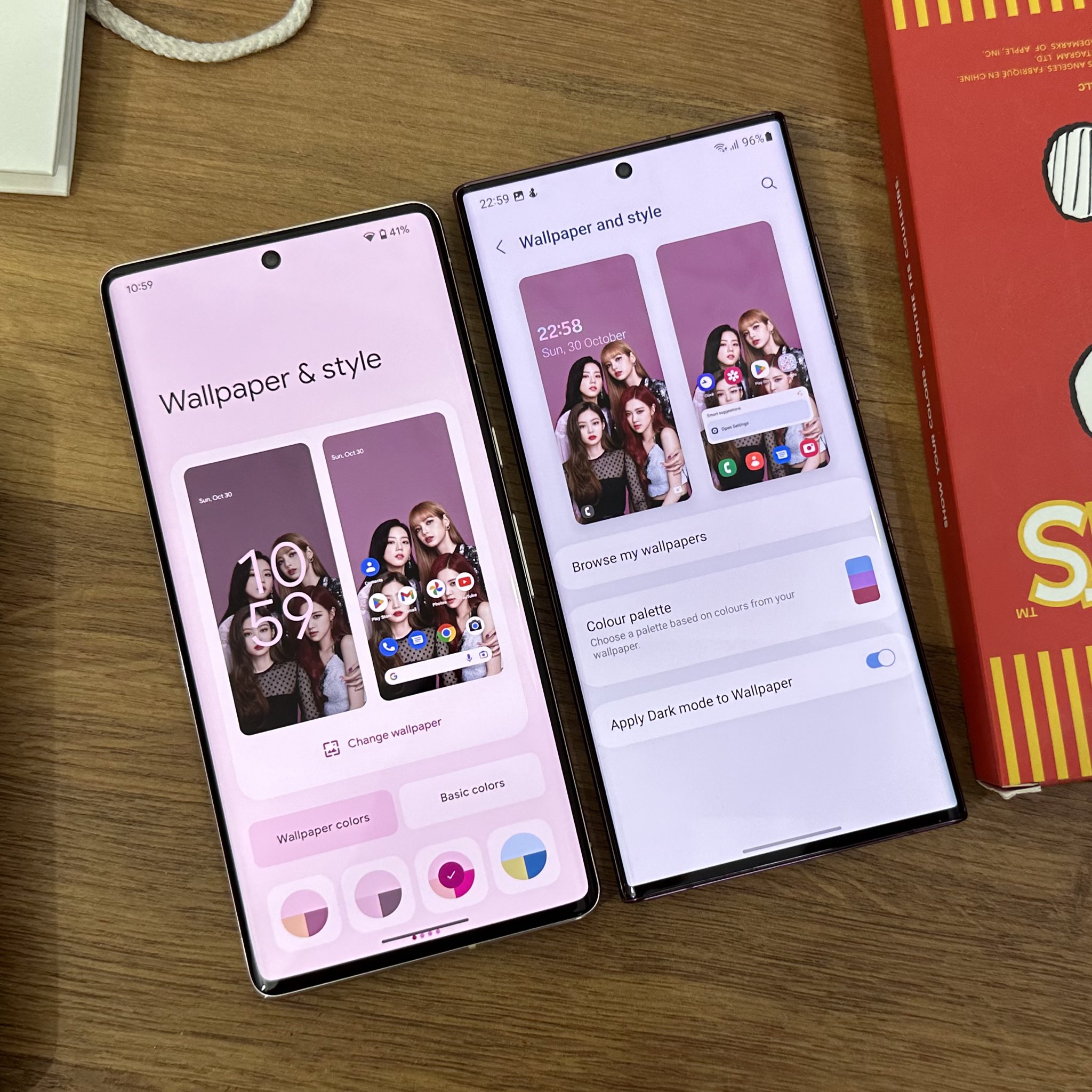 TechDroider on Twitter: "Google Pixel Android 13 vs Samsung OneUI 5.0 - Lock Screen UI https://t ...