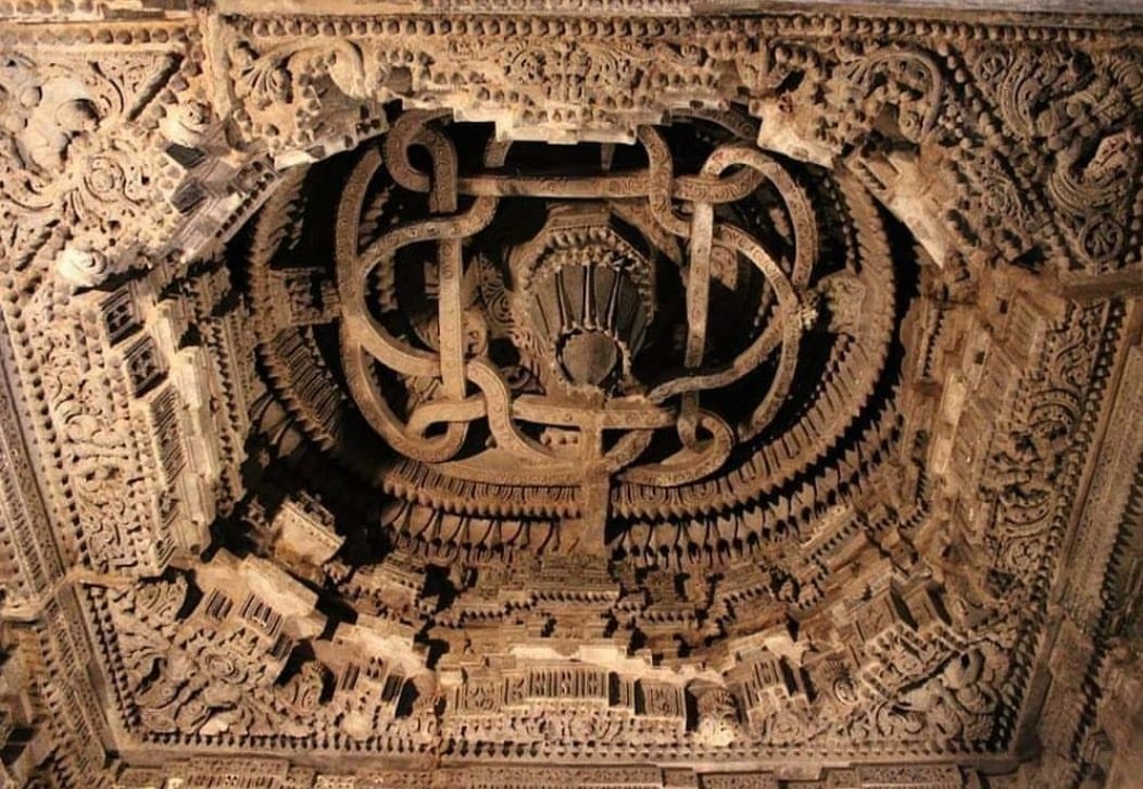 10 beautiful ceilings of ancient temples of India, such intricate ...
