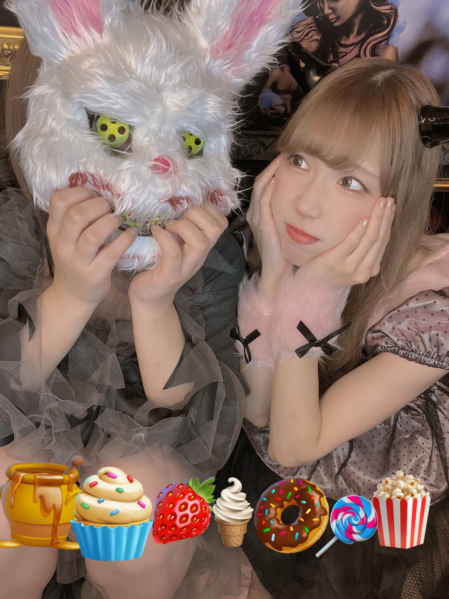 坂崎ユカ Sakazaki Yuka on Twitter: "Trick or treat🎃🍭 いたずらしちゃうぜぃ👻🍪 HappyHalloween ハピハロ🍽️ #マジラビ https ...